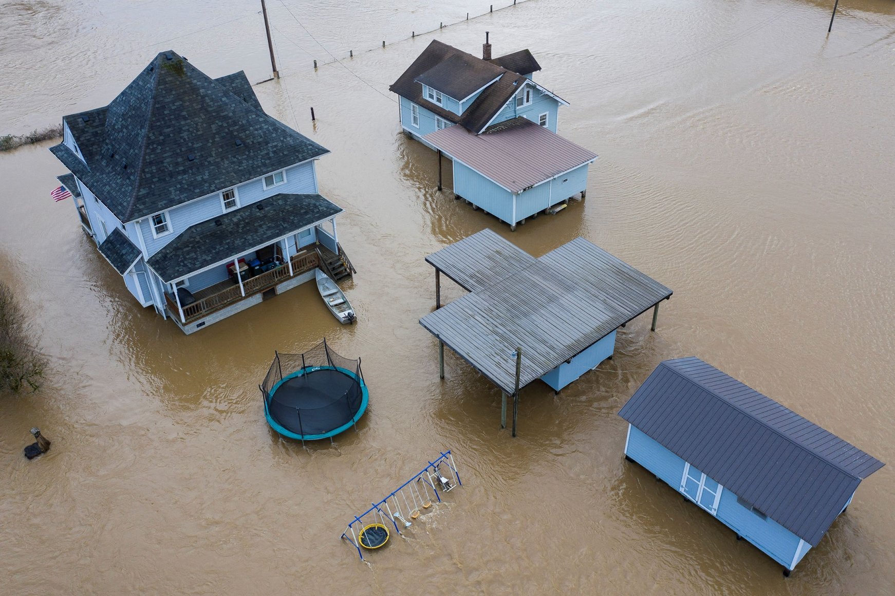Heavy rains flood US city of Chehalis in Washington | Daily Sabah
