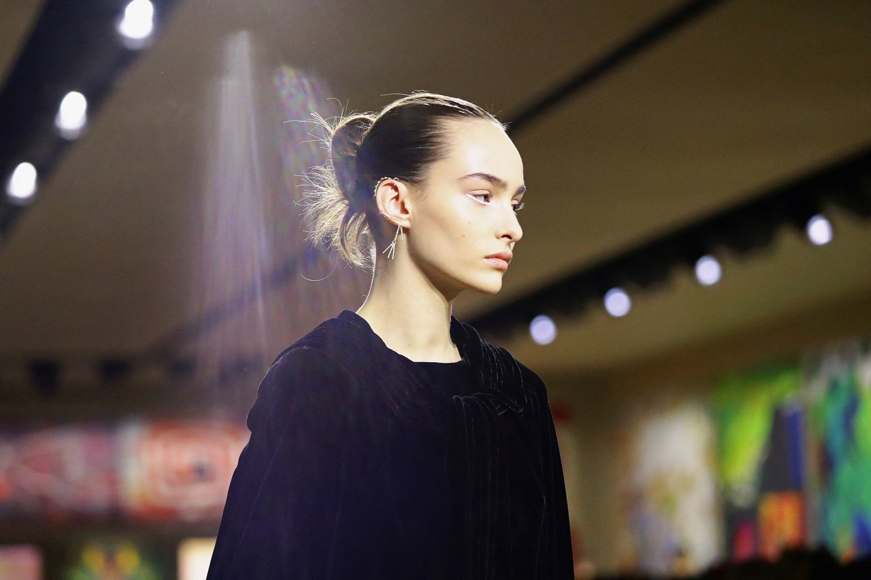 Dior's glittering craftmanship showcased on Paris runway | Daily Sabah