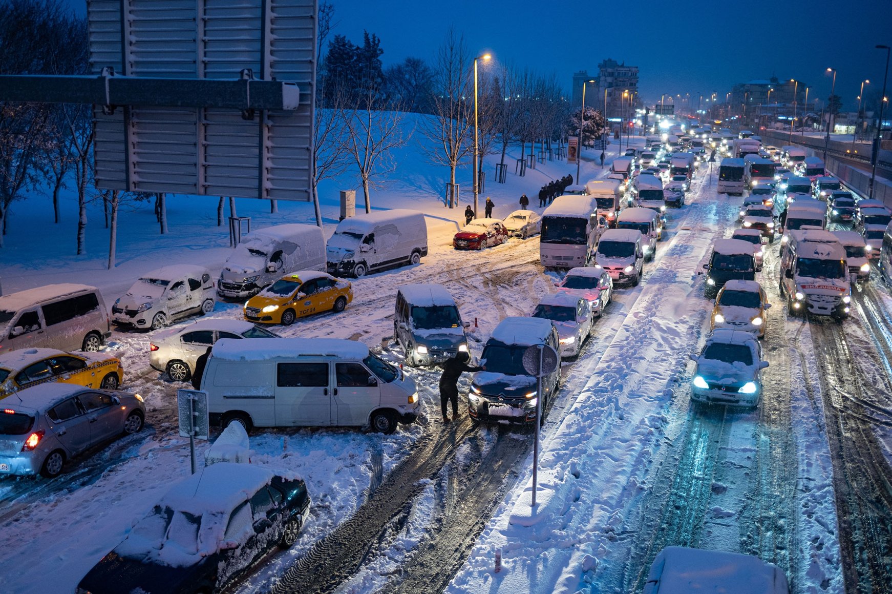 Winter storms, snowfall hit large parts of Turkey | Daily Sabah