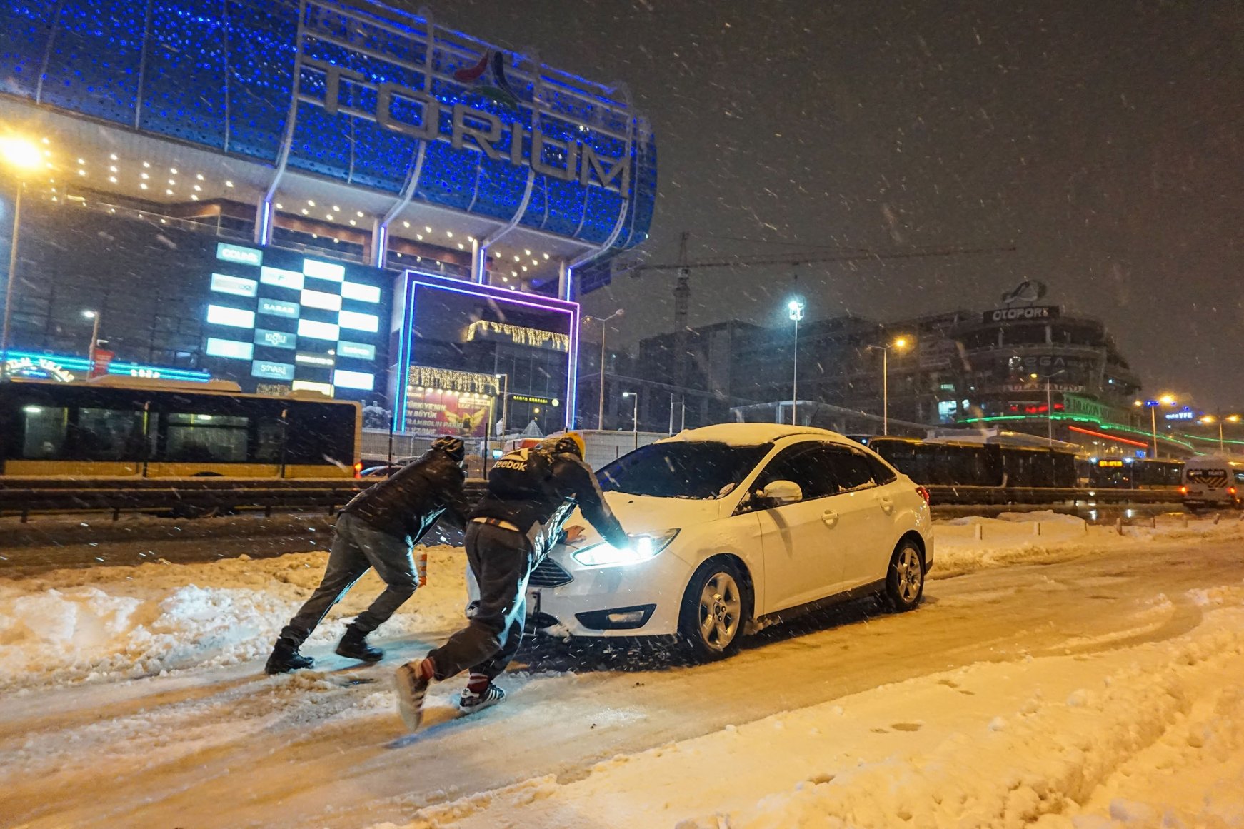 Winter storms, snowfall hit large parts of Turkey | Daily Sabah