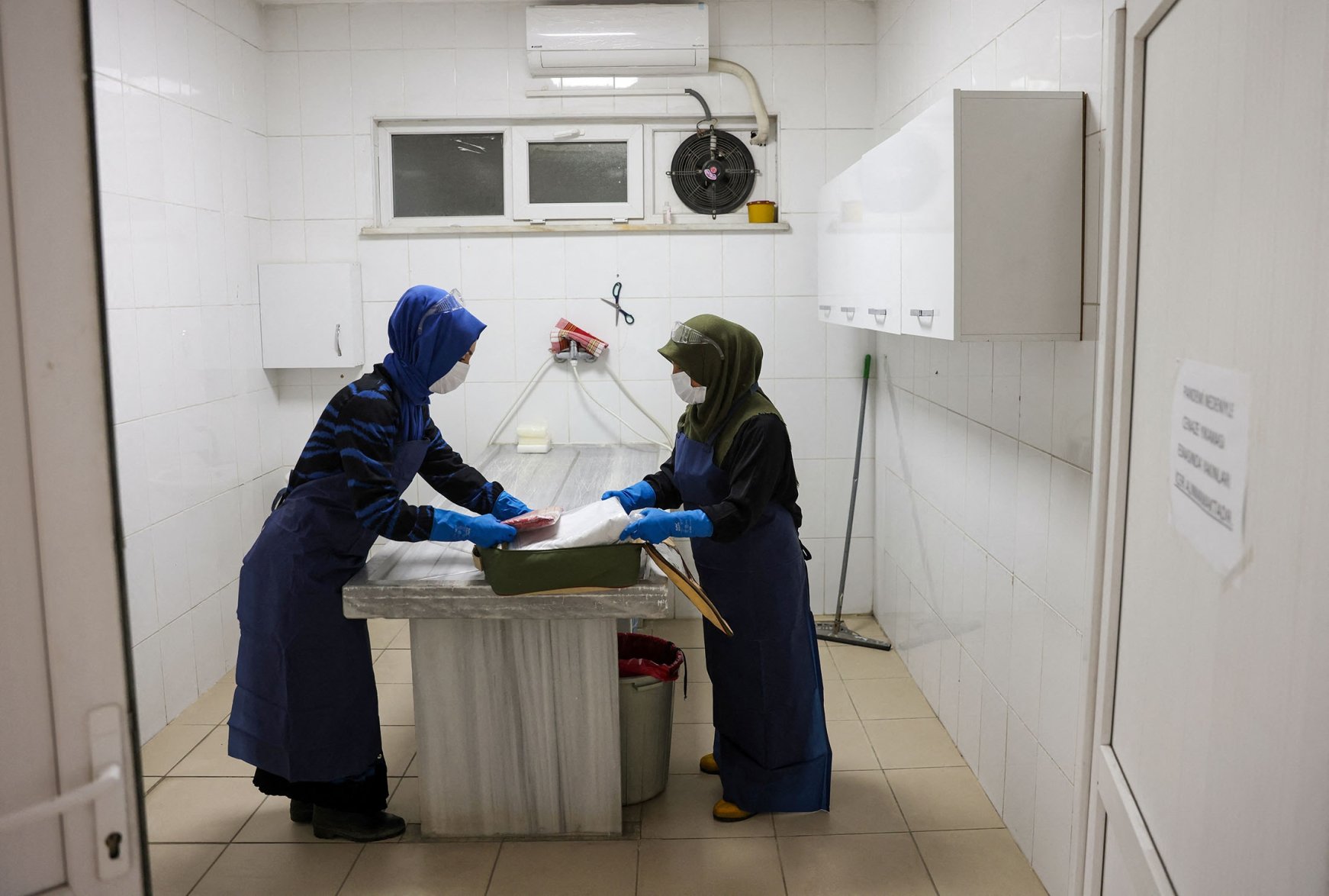 Turkey's corpse washers rely on faith to overcome COVID-19 fears ...