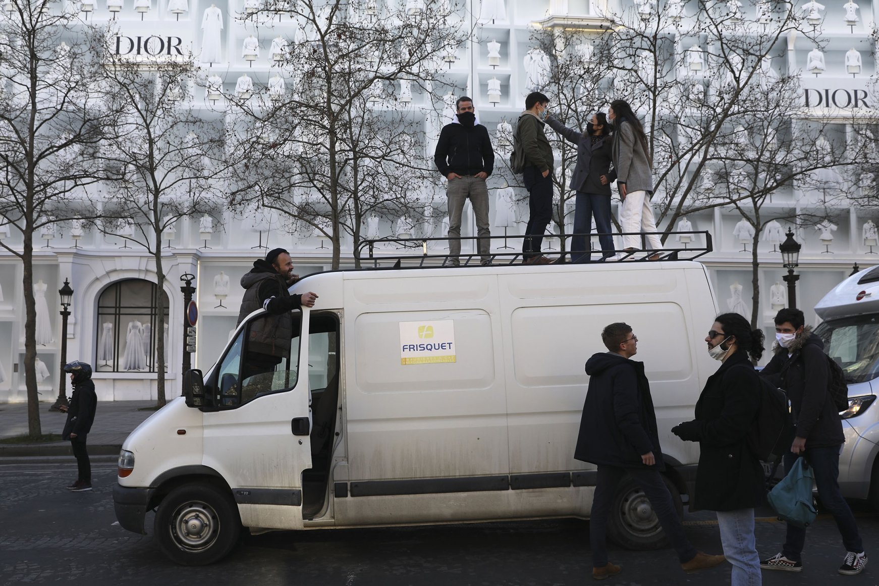 Paris police disperse so-called 'Freedom Convoy' | Daily Sabah