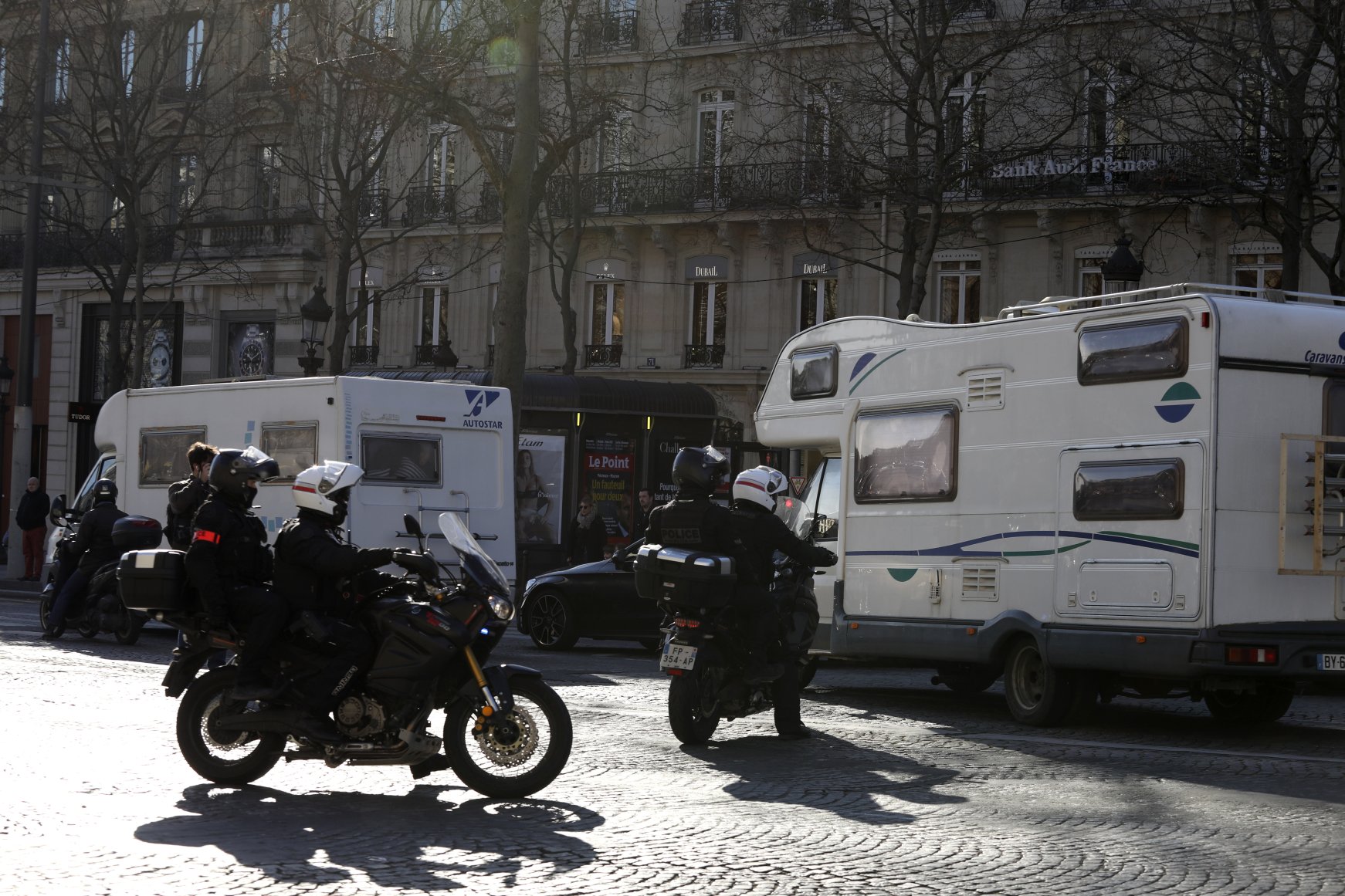 Paris police disperse so-called 'Freedom Convoy' | Daily Sabah