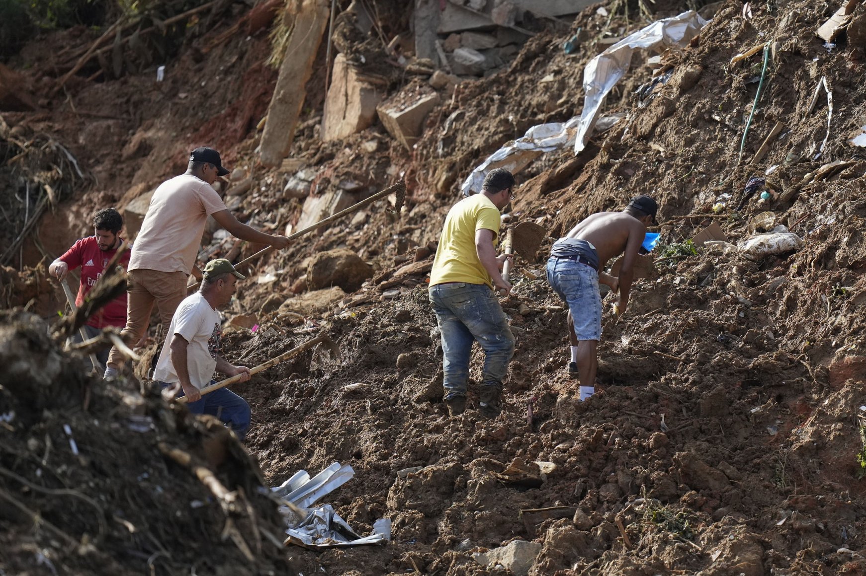 Deadly landslide in Brazil's Petropolis leaves devastation behind ...
