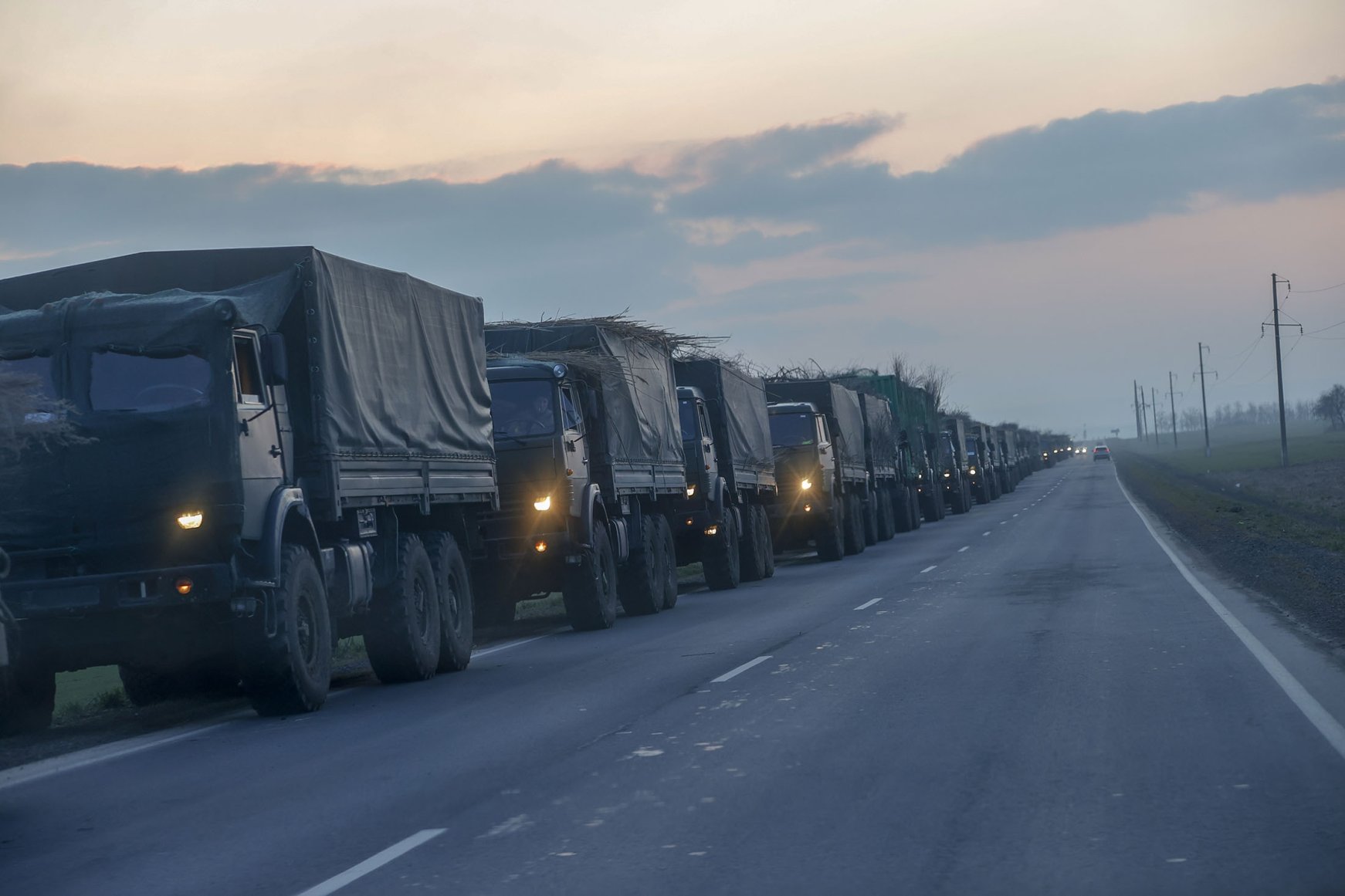 Russian military convoy moving towards border in Donbass region | Daily ...