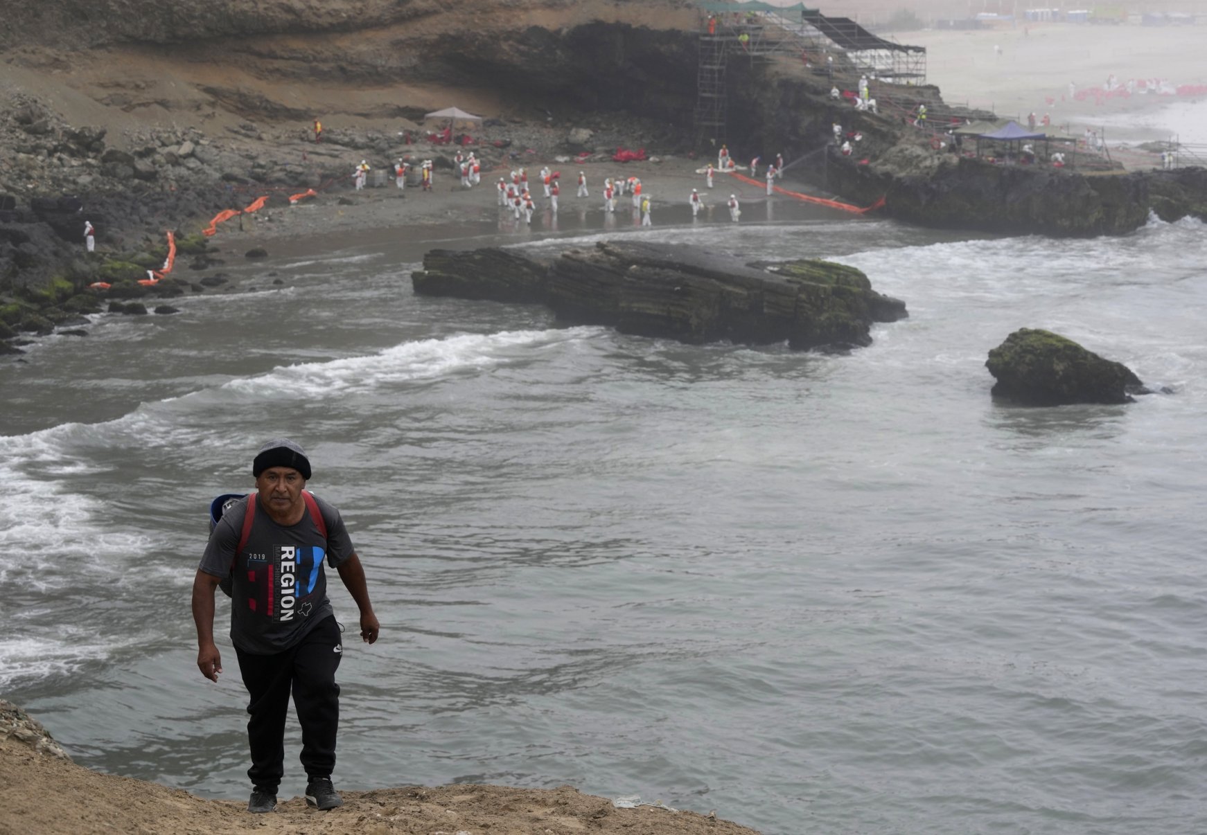 Repsol oil spill devastates fishermen's future in Peru | Daily Sabah