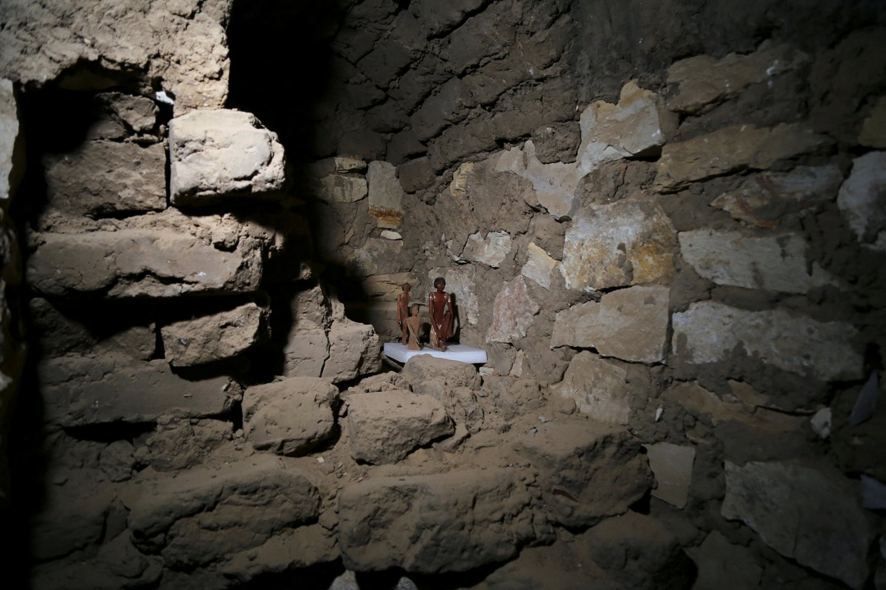 Egypt displays recently discovered ancient tombs in Saqqara | Daily Sabah