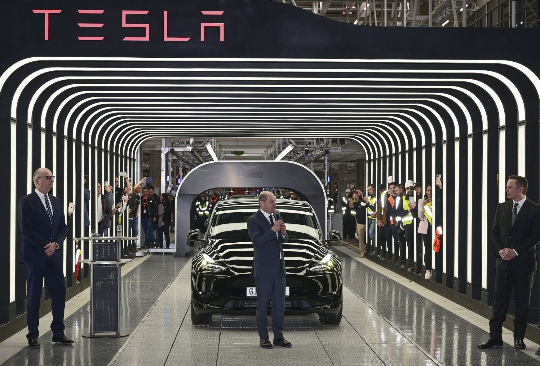 Tesla opens 'Gigafactory' near Berlin, its 1st in Europe | Daily Sabah
