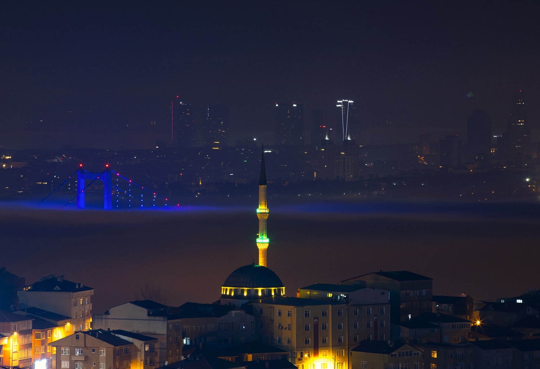 Fog conceals Turkey's biggest city Istanbul | Daily Sabah