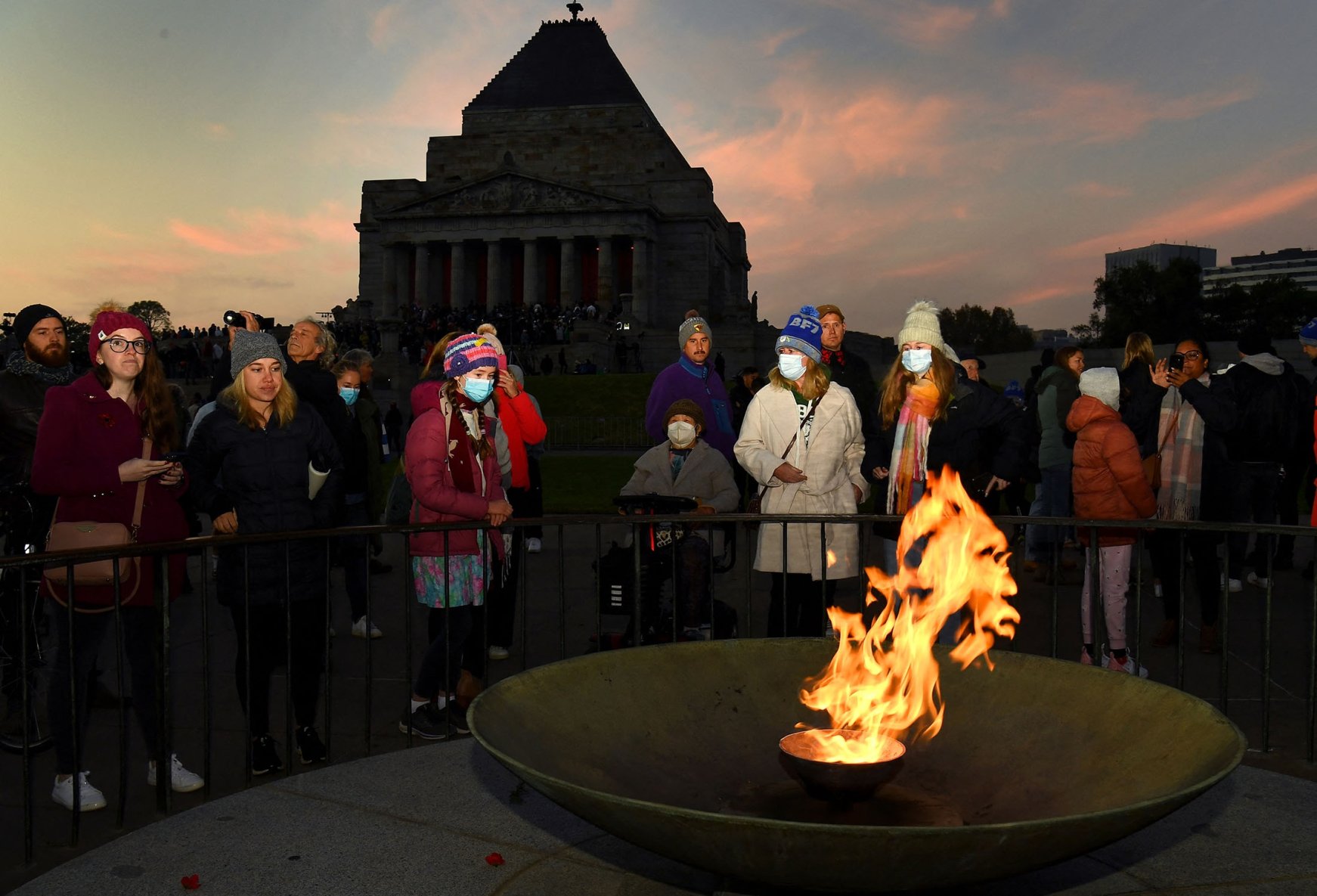 Dawn service and commemorations for Anzac Day | Daily Sabah
