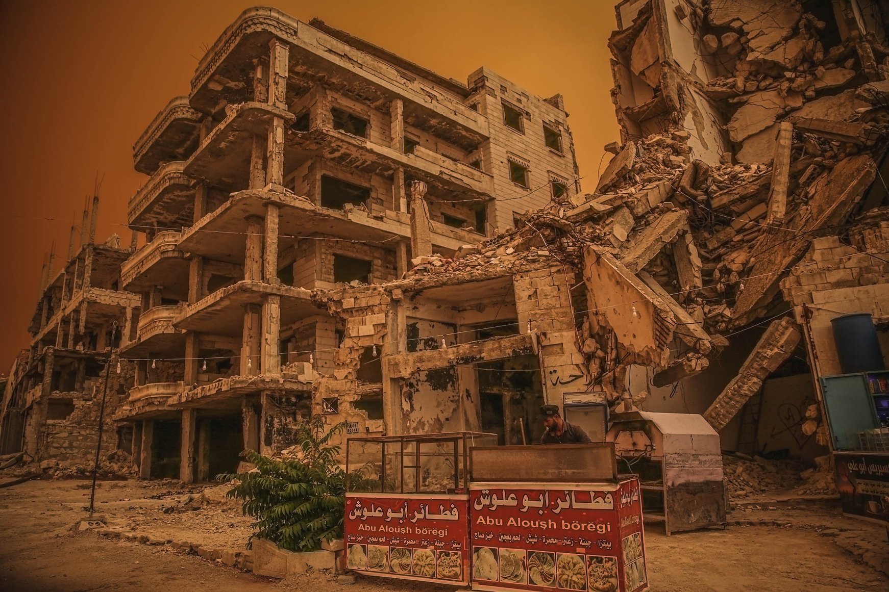 Fierce sandstorm takes hold of Syria's Idlib with orange vistas | Daily ...