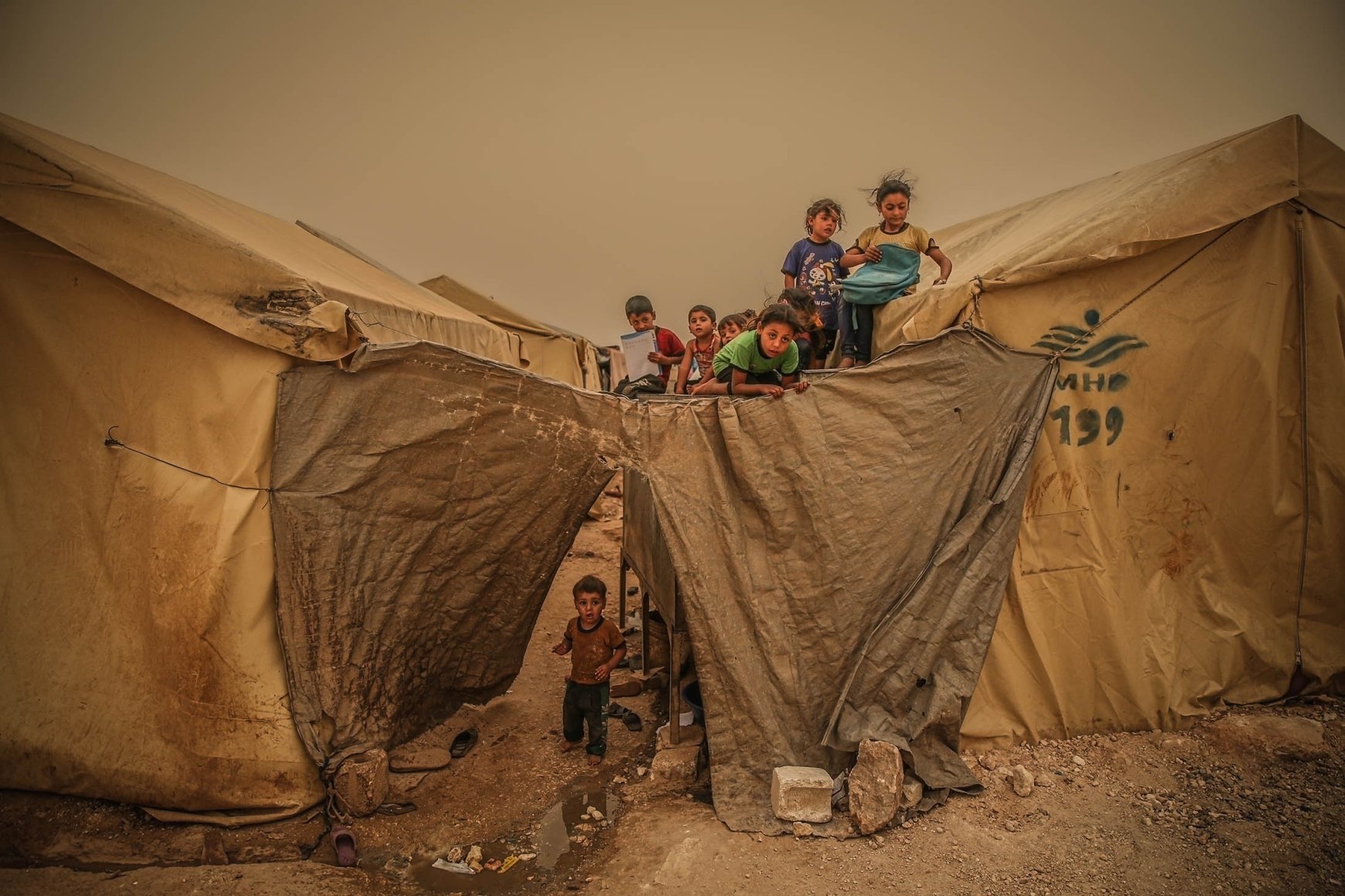 Fierce sandstorm takes hold of Syria's Idlib with orange vistas | Daily ...