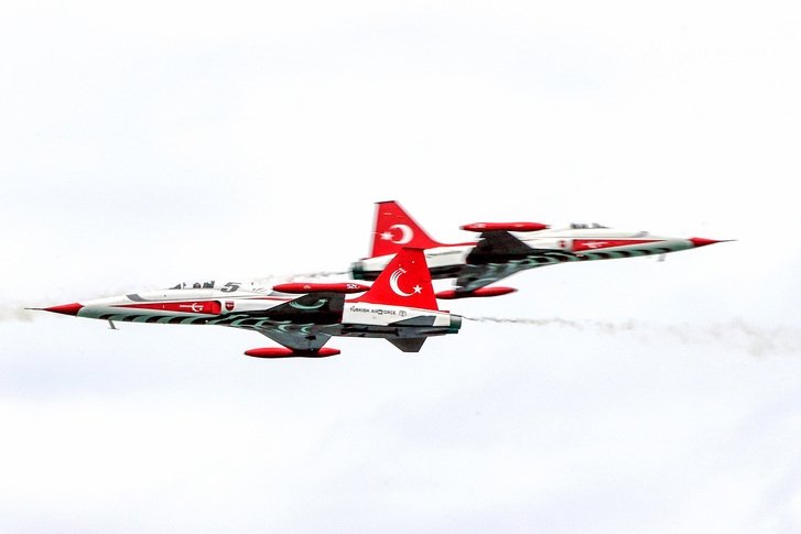 Turkish Stars jet aerobatics team adorn skies for 3 decades | Daily Sabah