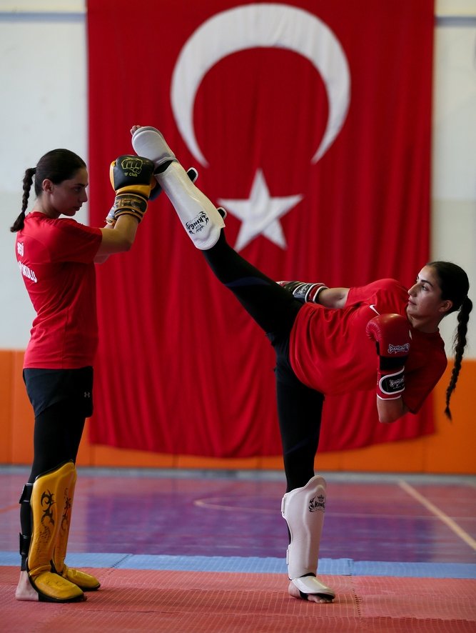 Champion female Turkish athletes learn to become officer trainers ...