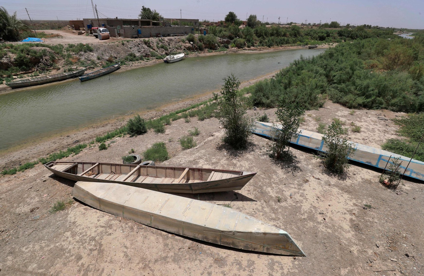 Iraq's once lush Garden of Eden now resembles desert | Daily Sabah