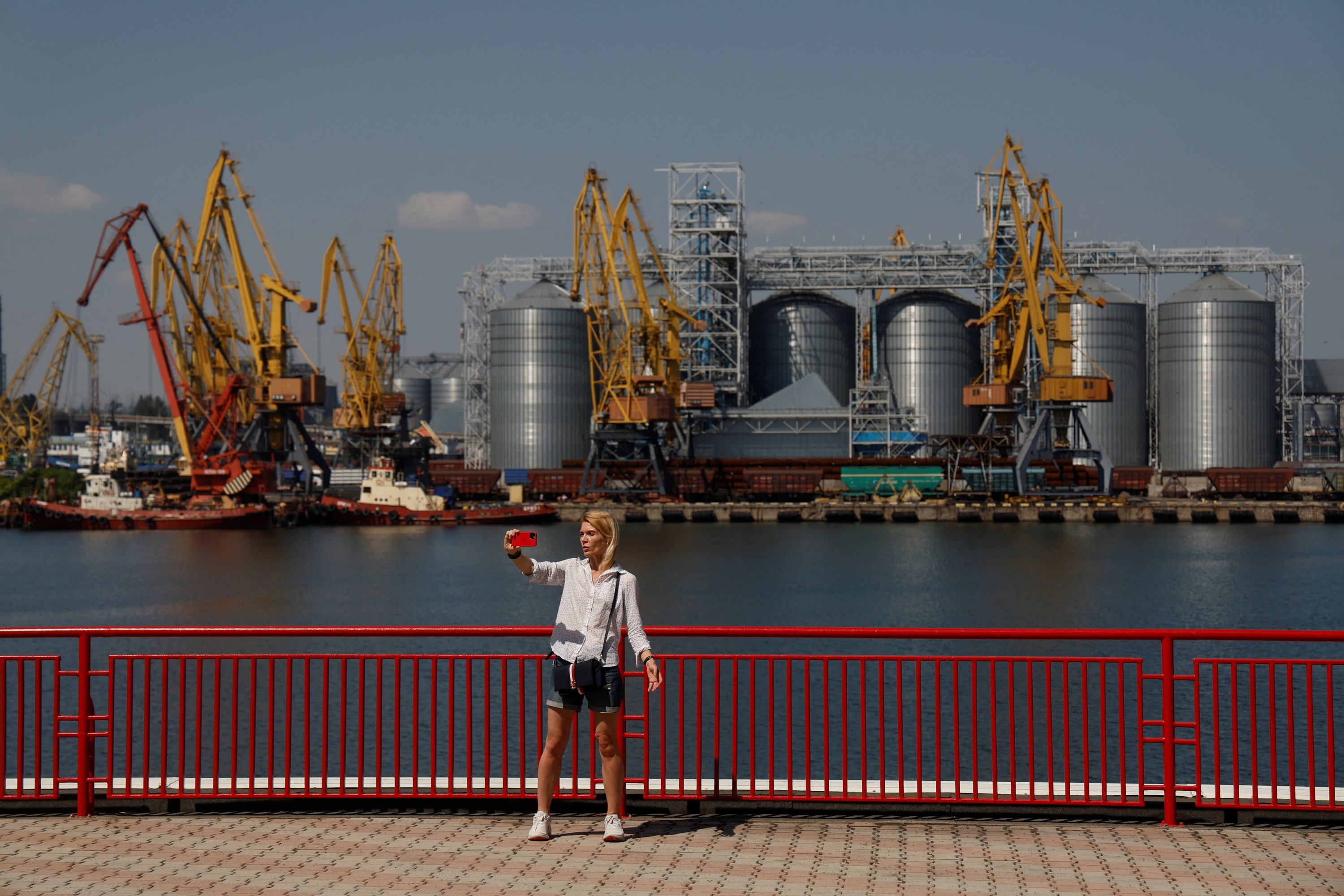 About 720,000 tons of food shipped out Ukraine under grain deal | Daily ...