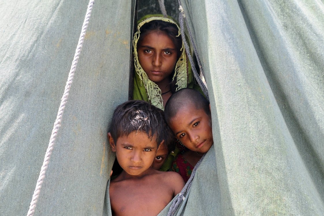 Flood victims in Pakistan have started to live in makeshift camps ...