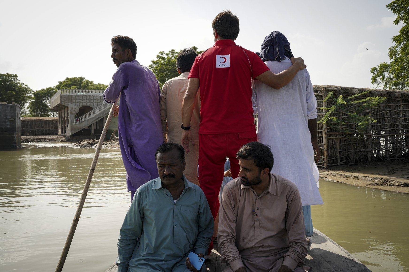 Turkish Red Crescent helps Pakistan heal flood wounds | Daily Sabah