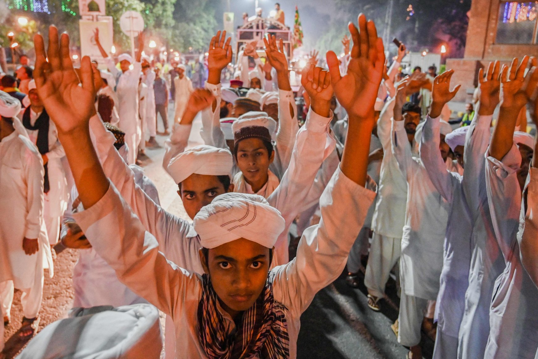 Muslims across world mark birth of Prophet Muhammad | Daily Sabah