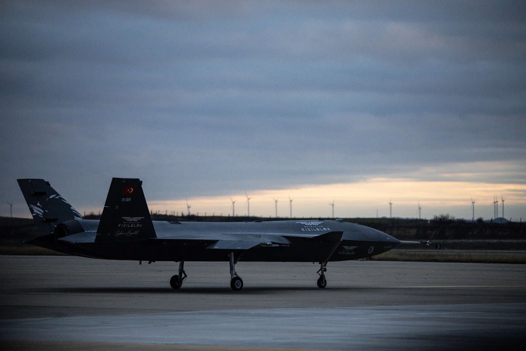 Maiden flight of 1st Türkiye-made jet Bayraktar Kızılelma in photos ...