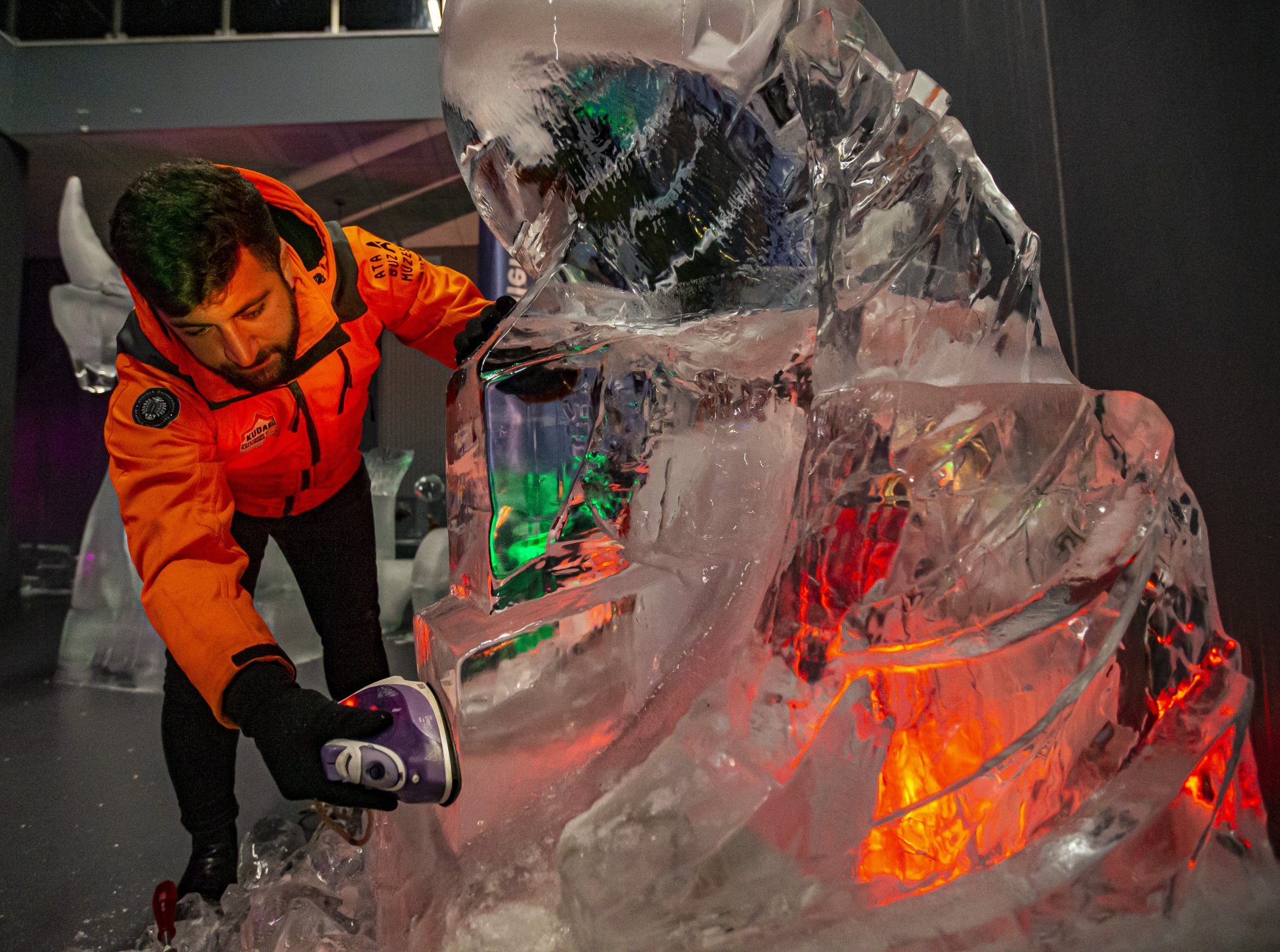 Türkiye's 1st ice museum takes visitors on Arctic-like journey | Daily ...