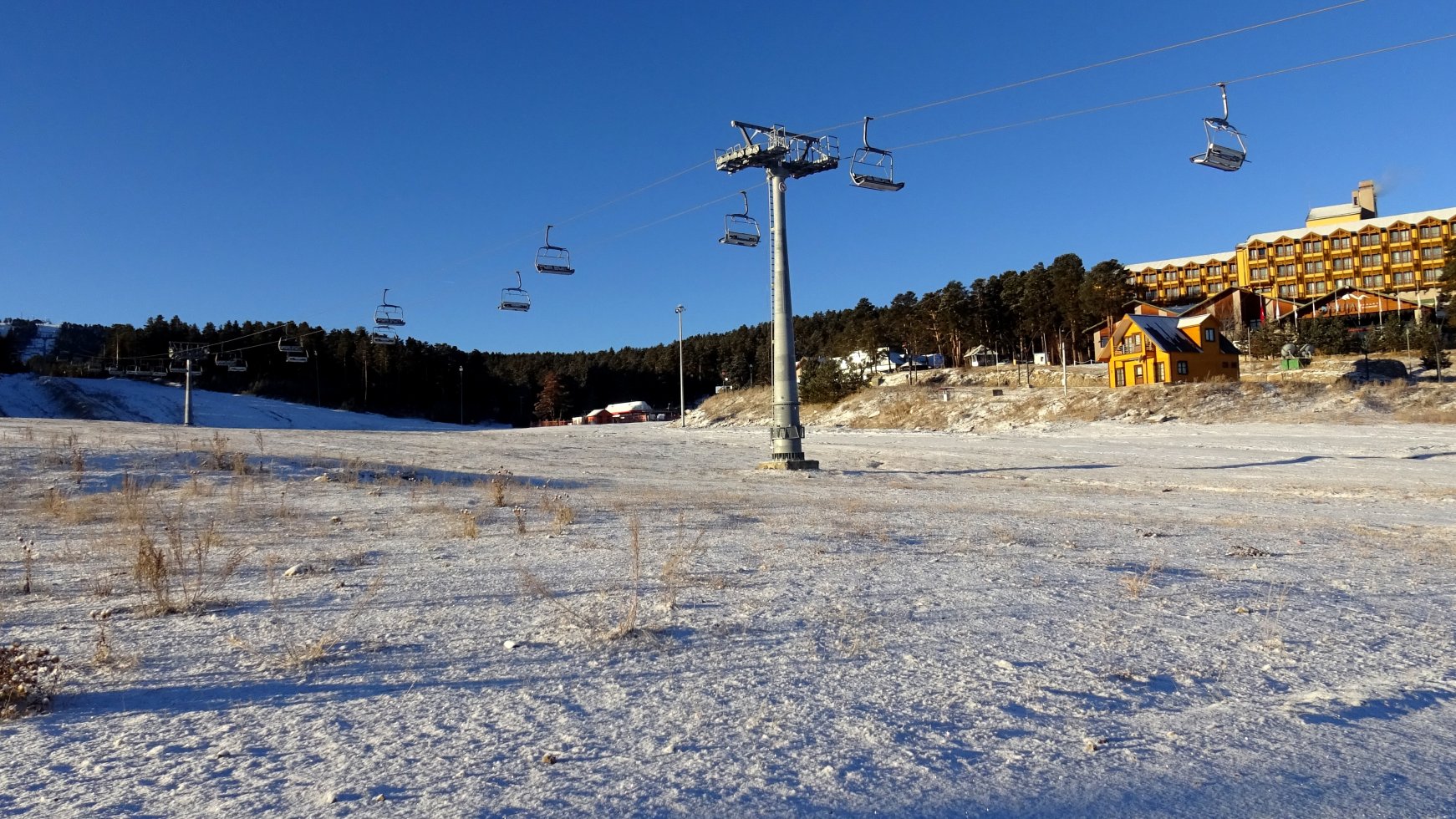 Later-than-usual snow covers part of Türkiye | Daily Sabah