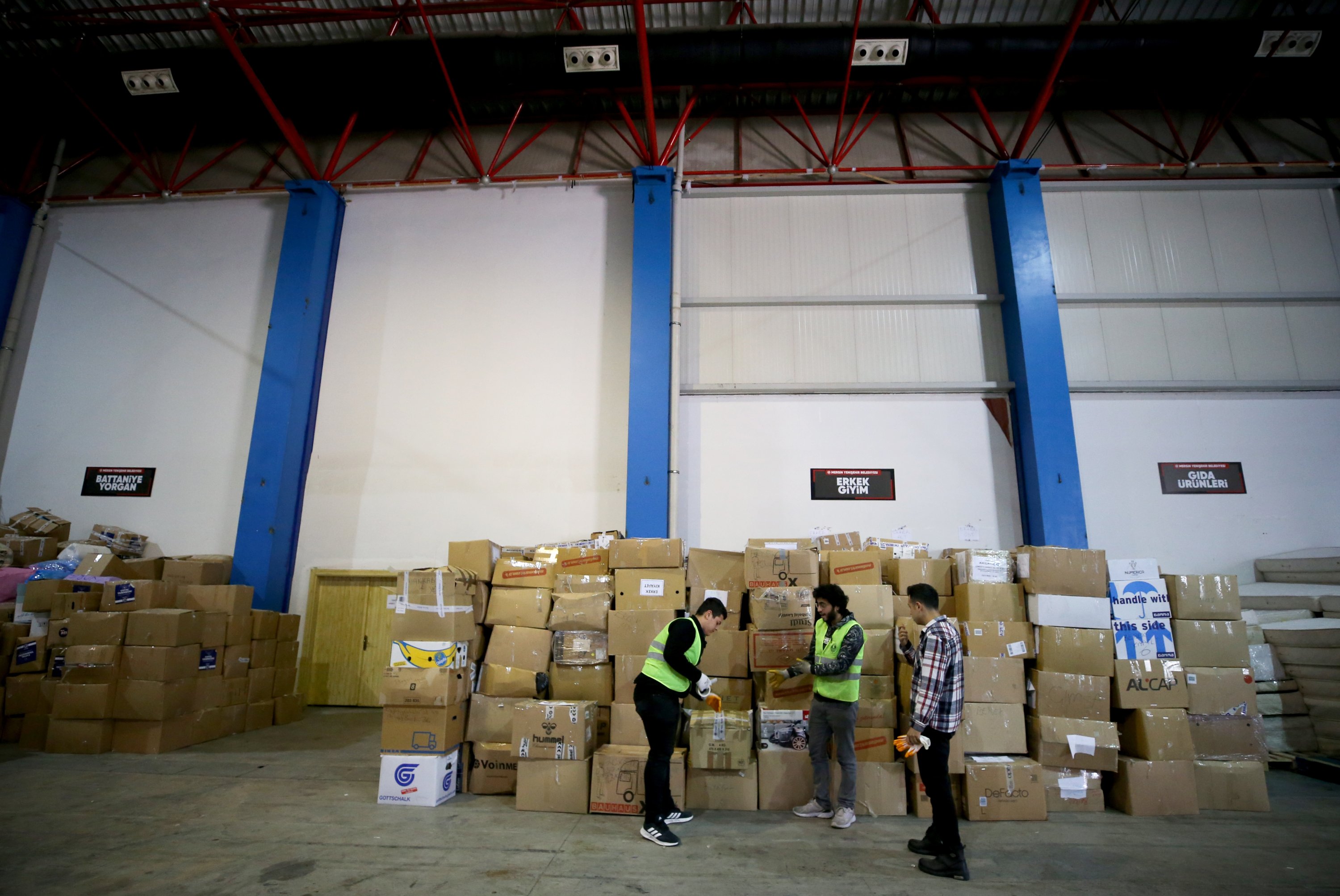 Smart depots prove crucial in post-disaster relief efforts | Daily Sabah