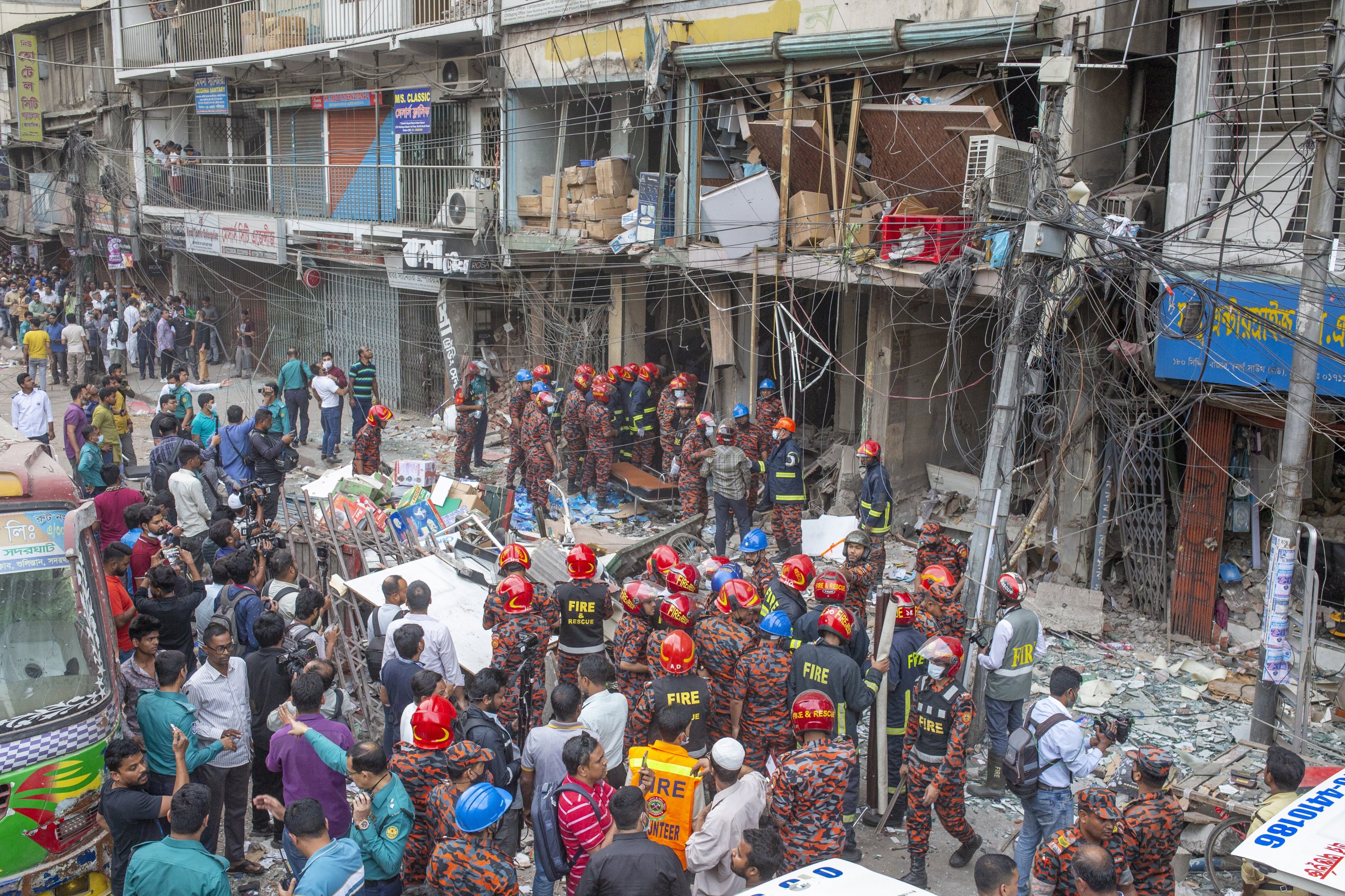 16 Killed Dozens Injured In Explosion In Bangladeshi Capital Dhaka