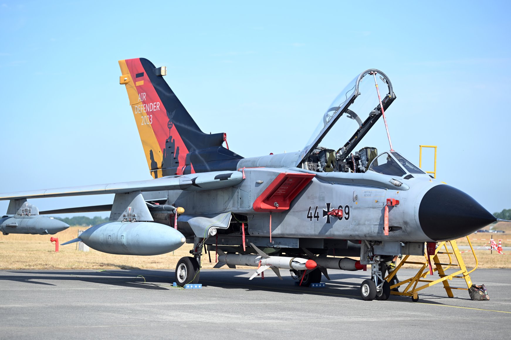Turkish pilots receive praise in NATO's biggest-ever air drills | Daily ...