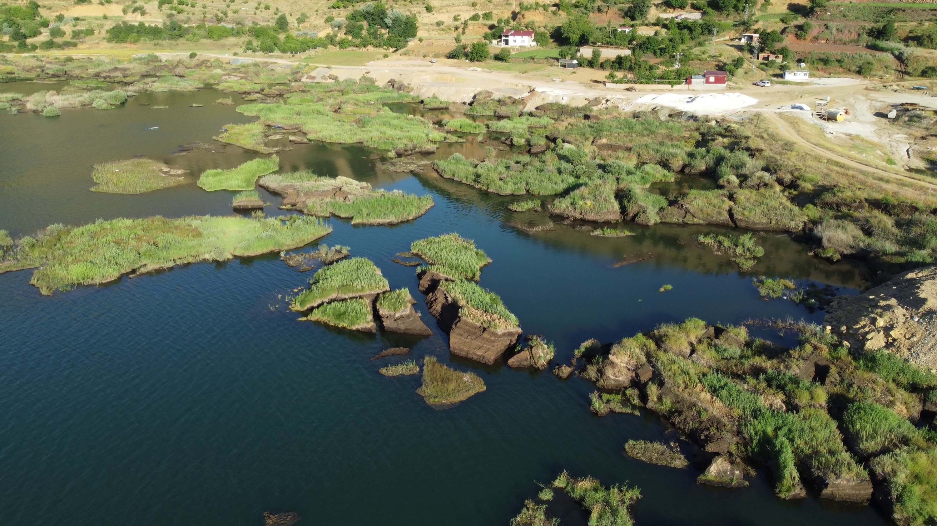 Türkiye ramps up efforts to preserve 3,000-year-old floating islands ...