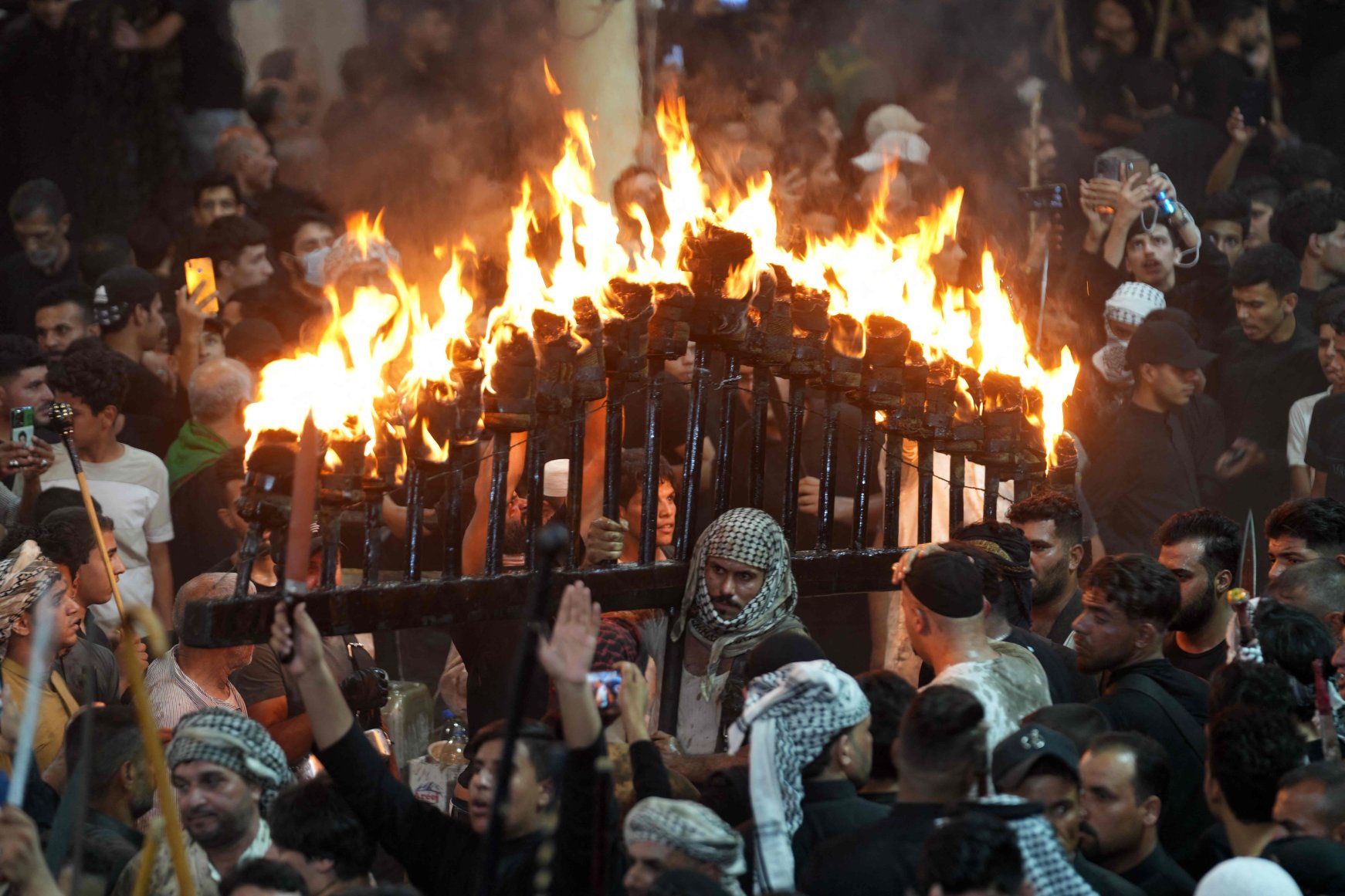 Shiite Muslims start performing rituals ahead of Ashura | Daily Sabah