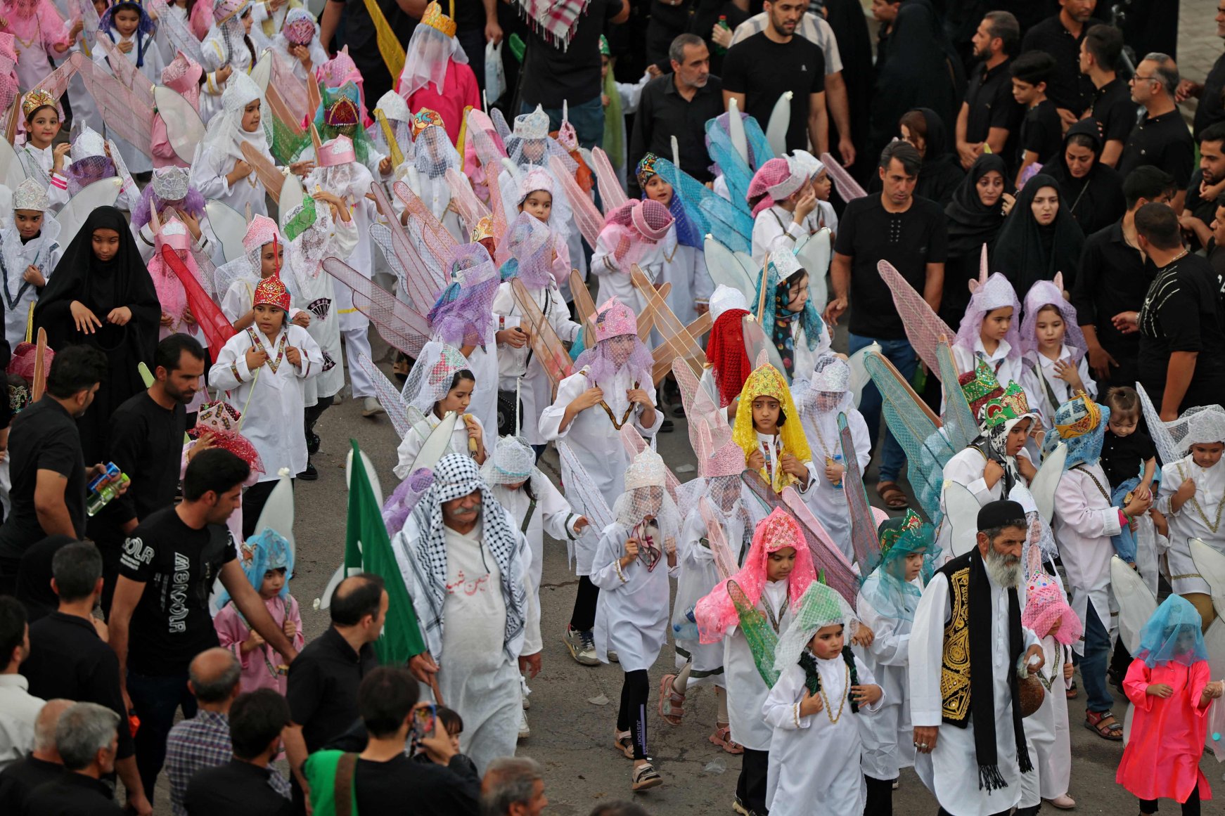 Shiite Muslims start performing rituals ahead of Ashura | Daily Sabah