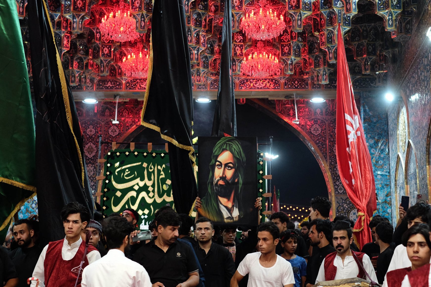Shiite Muslims start performing rituals ahead of Ashura | Daily Sabah