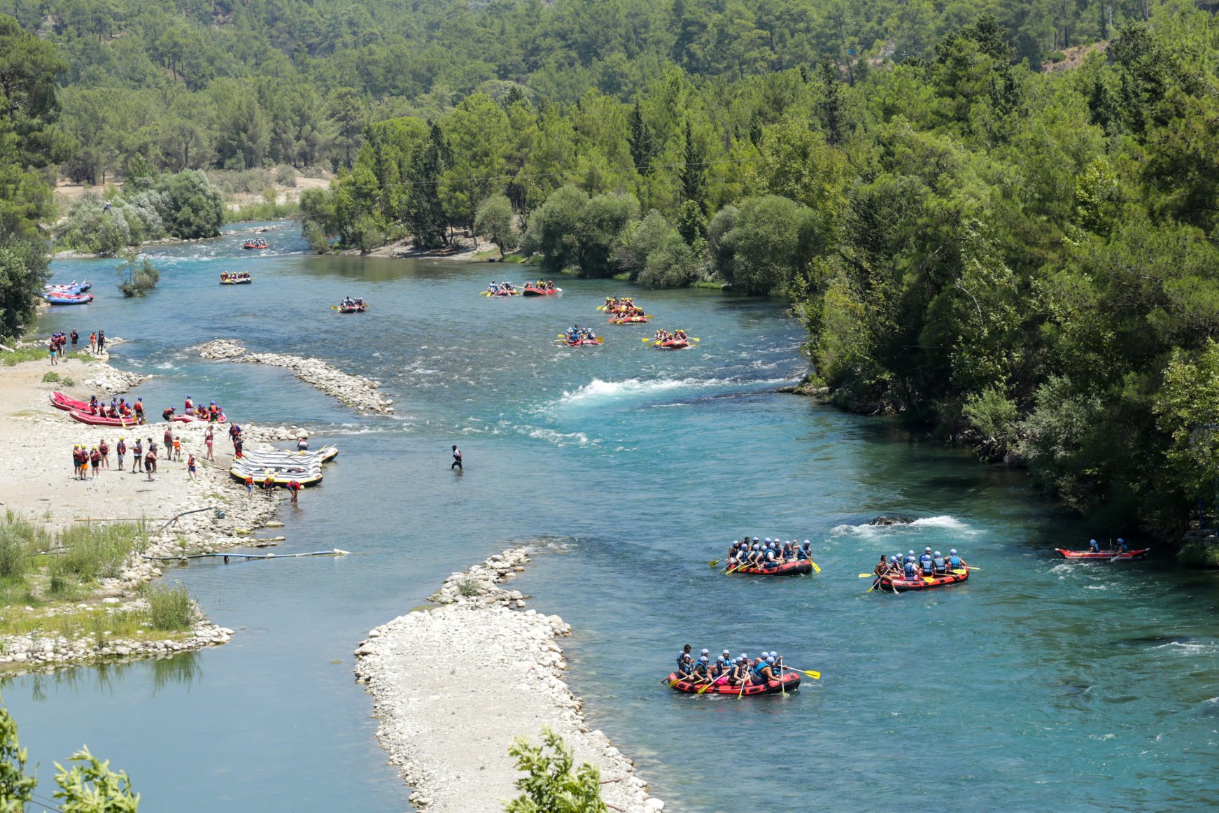 Adrenaline lovers feel rafting excitement in Türkiye's Köprüçay | Daily ...
