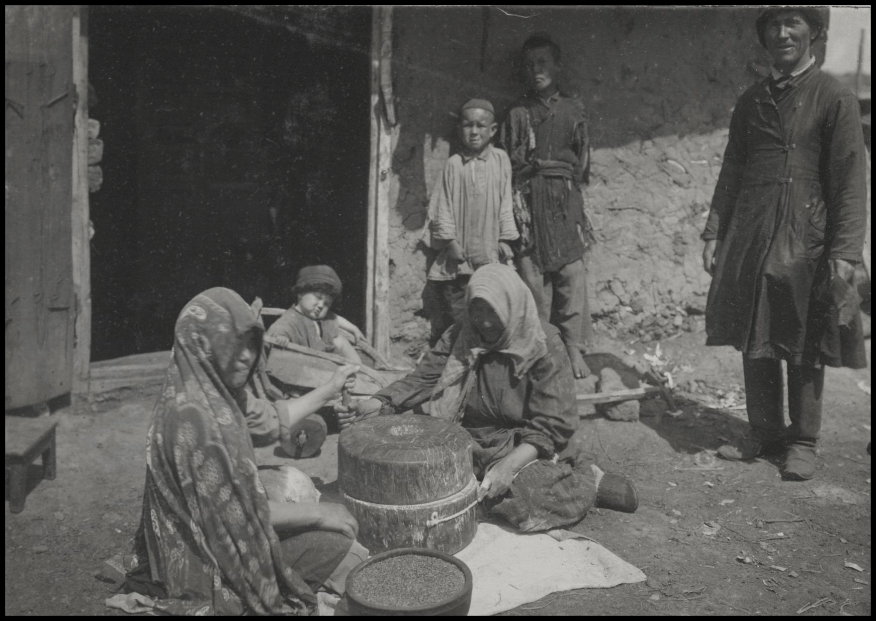111-year-old photos of Turkish tribes preserved in State Archives ...