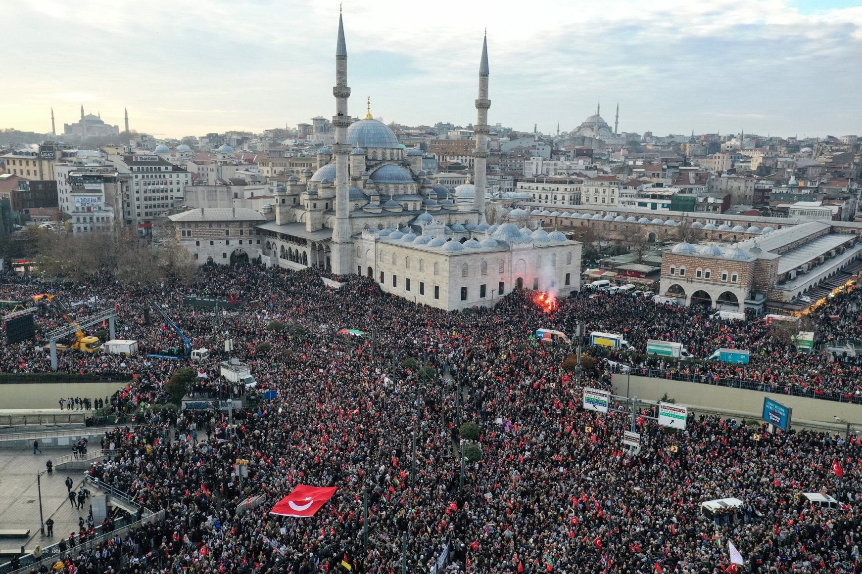 Istanbul stands behind Gaza in massive New Year's protest rally | Daily ...