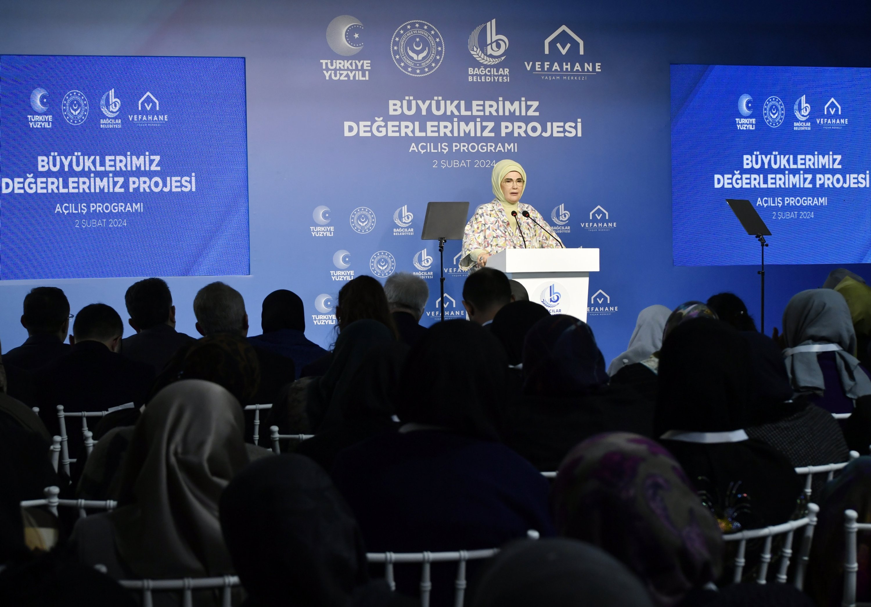 Turkish first lady honors Feb. 6 quake victims on 1st anniversary ...