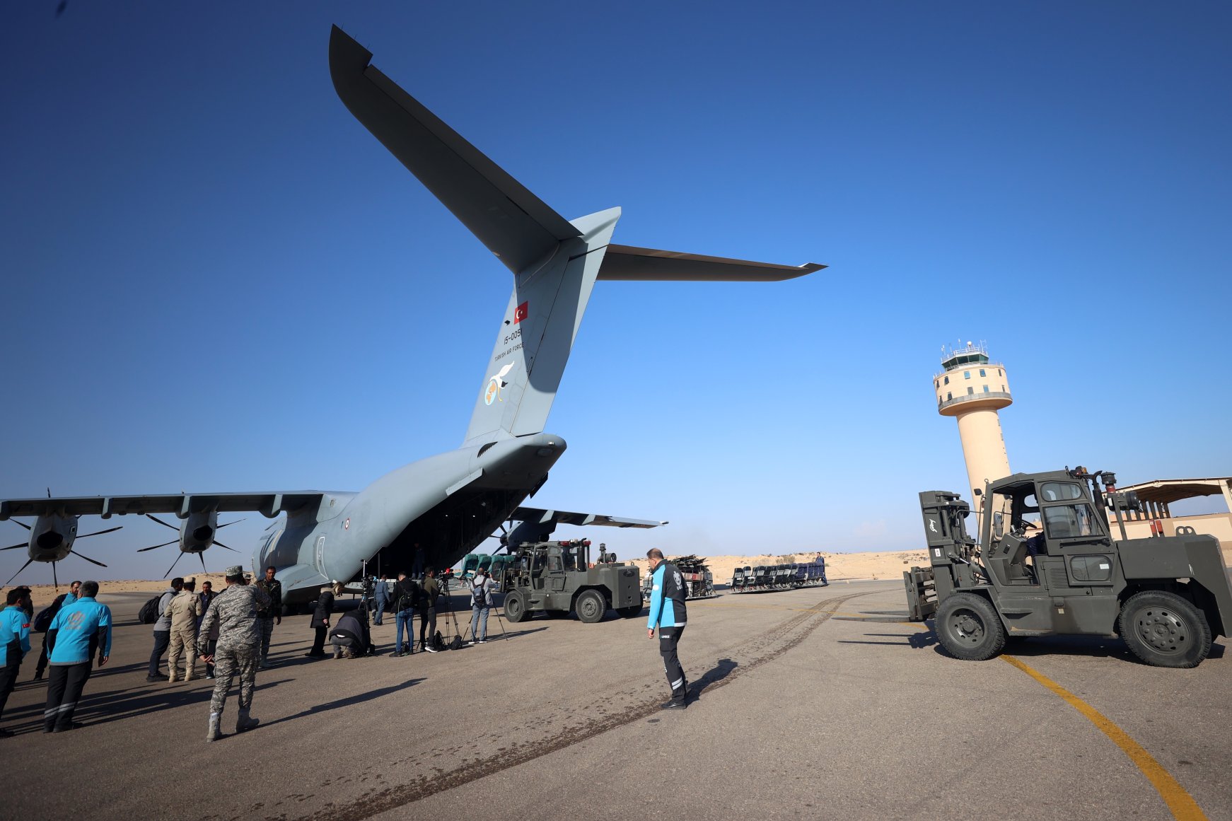 Aid bridge from Türkiye to Gaza: Military aircraft arrives in Egypt ...
