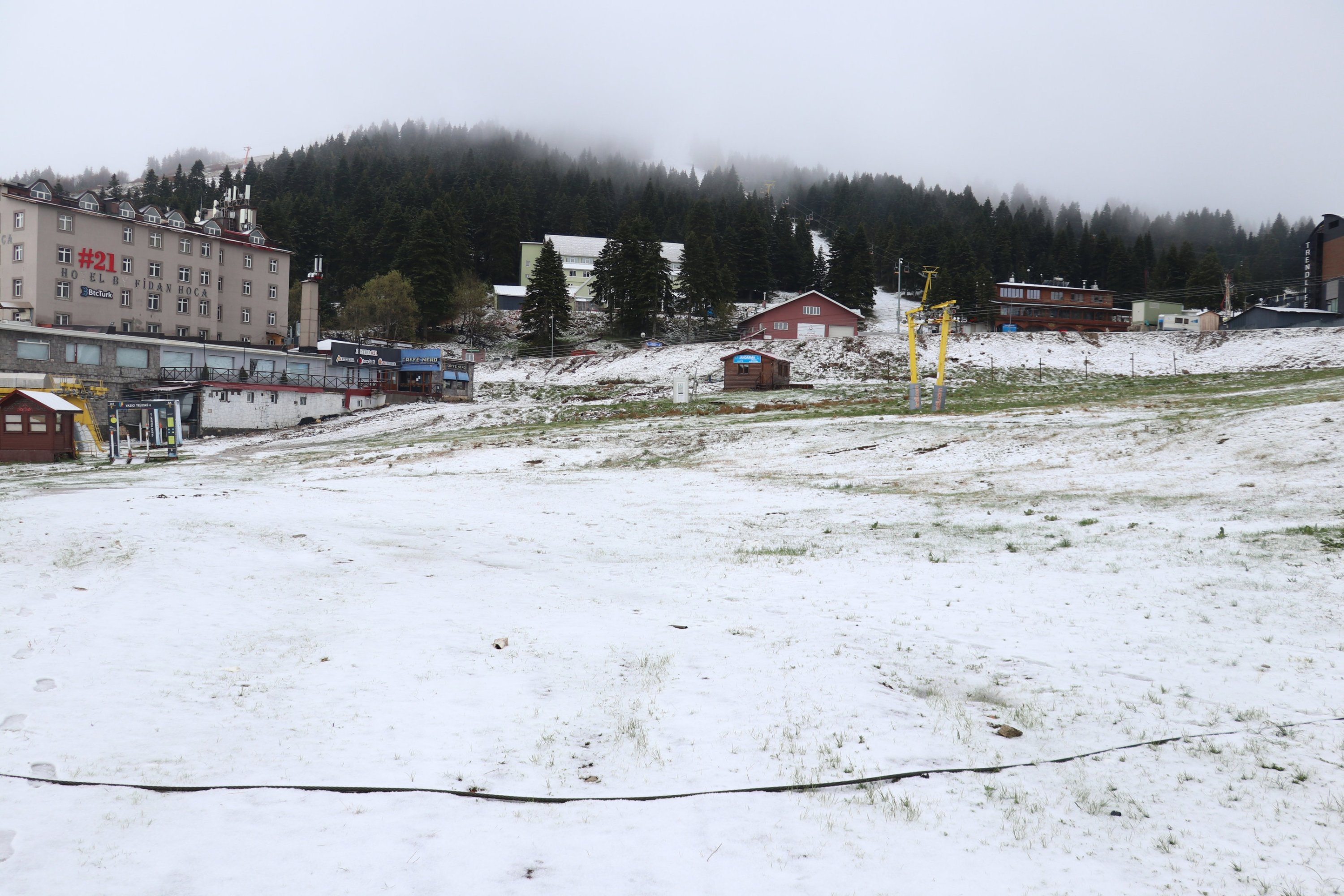 May snow in Türkiye's highlands starts | Daily Sabah