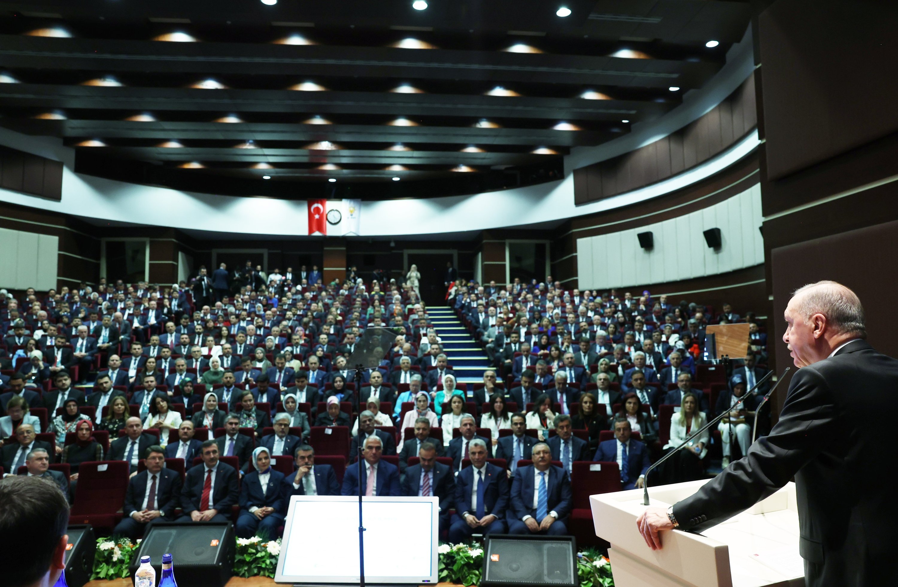Erdoğan pledges ‘new’ names for AK Party after election woes | Daily Sabah