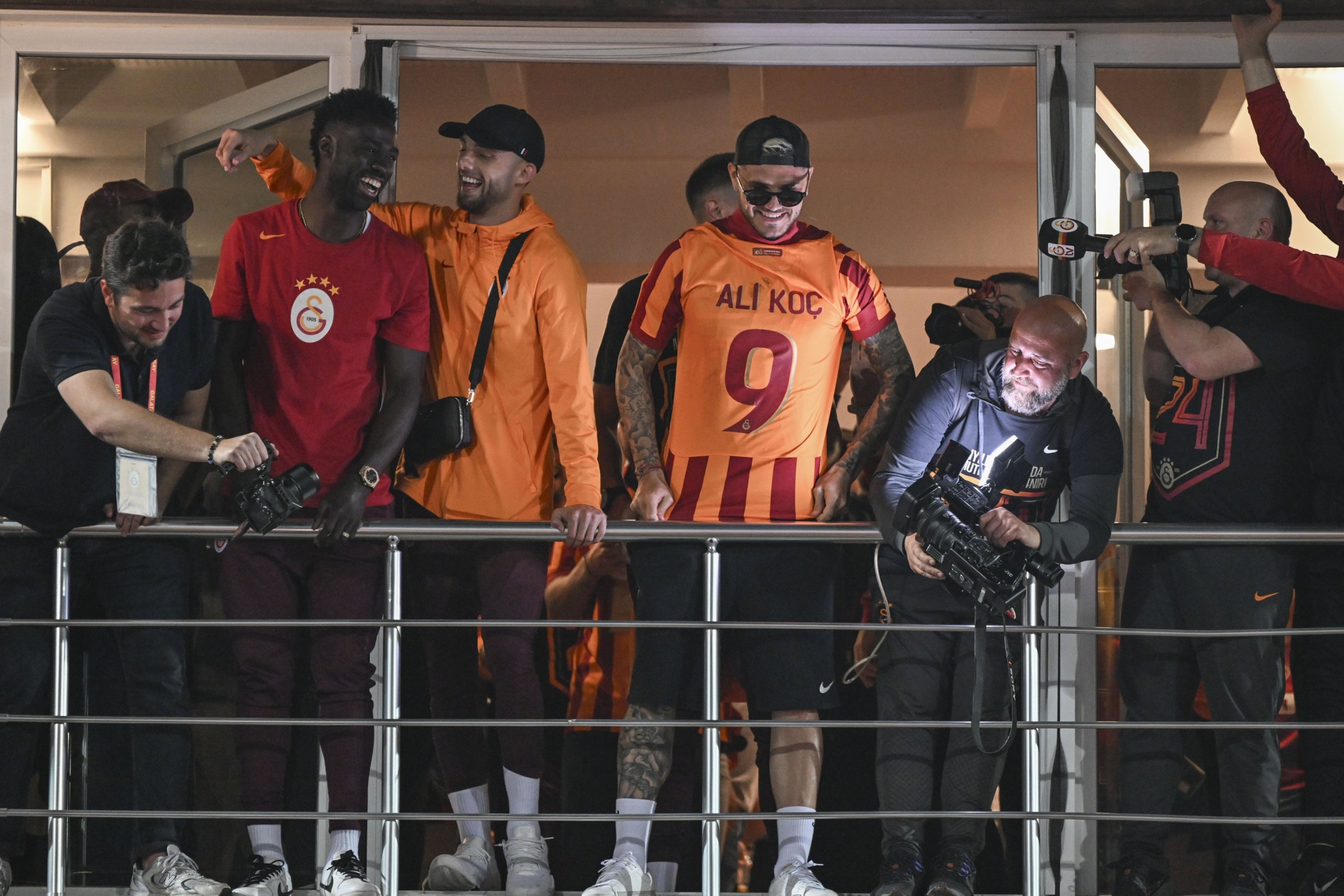 Galatasaray s S per Lig Triumph Ignites Fan Ecstasy Across T rkiye Galatasaray s S per Lig Triumph Ignites Fan Ecstasy Across T rkiye