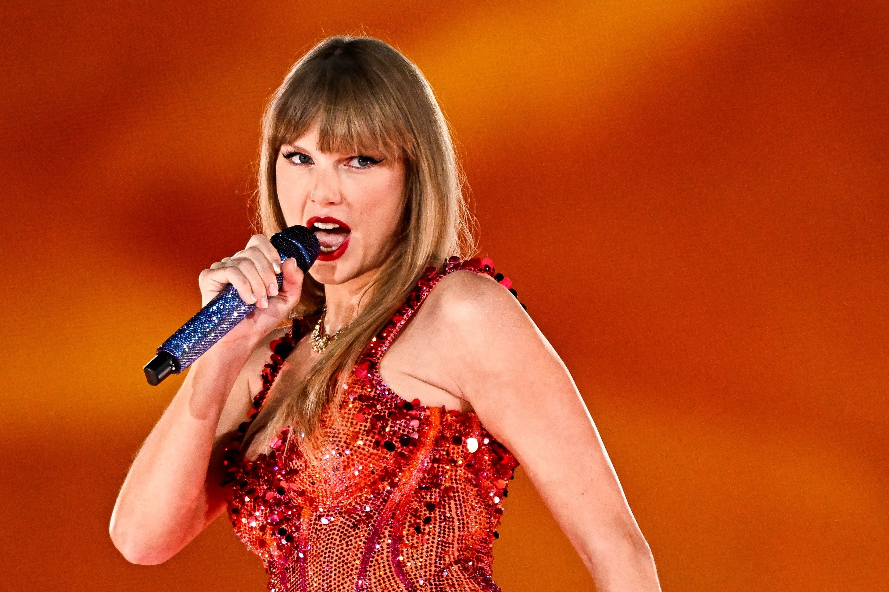 Taylor Swift donates $5M for hurricane recovery efforts | Daily Sabah