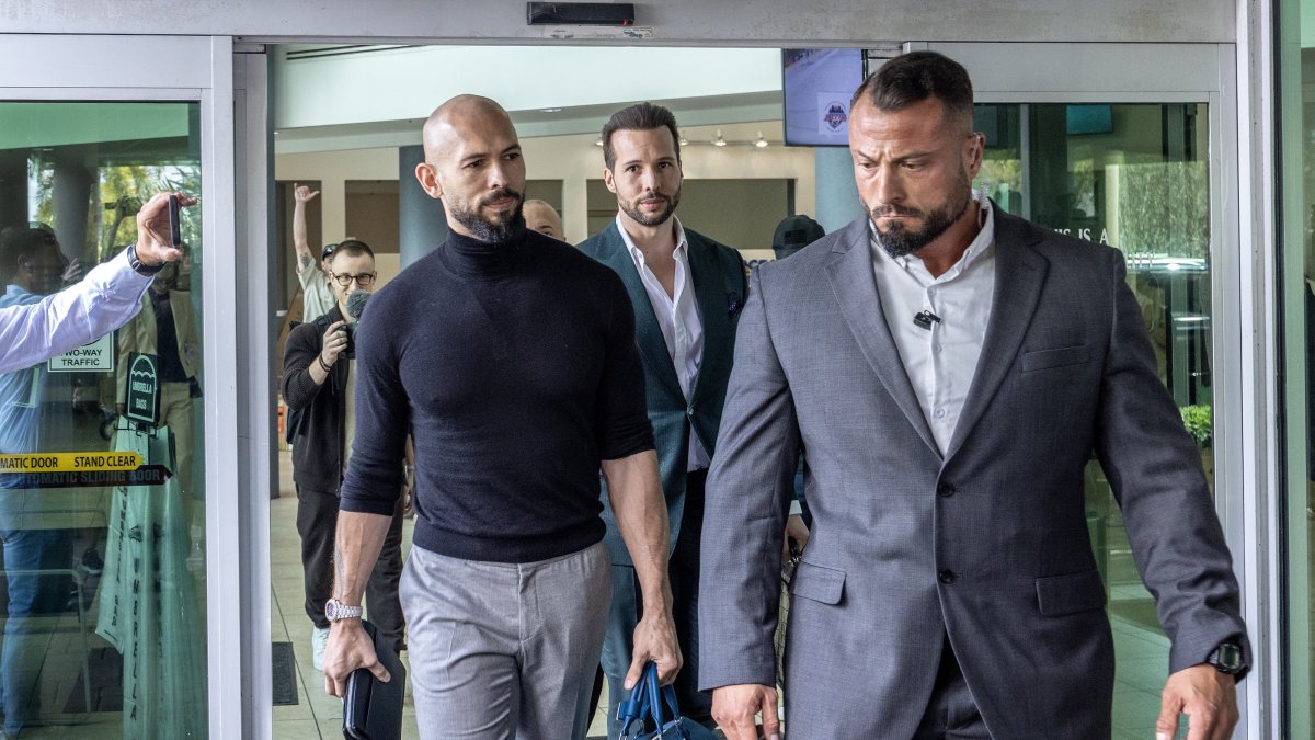 Influencer Tate brothers, facing charges in Romania, arrive in US | Daily Sabah