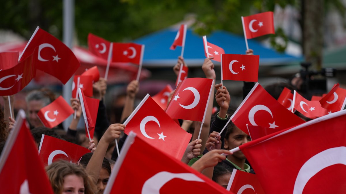 Turkish children celebrate April 23 in nationwide festivities | Daily Sabah