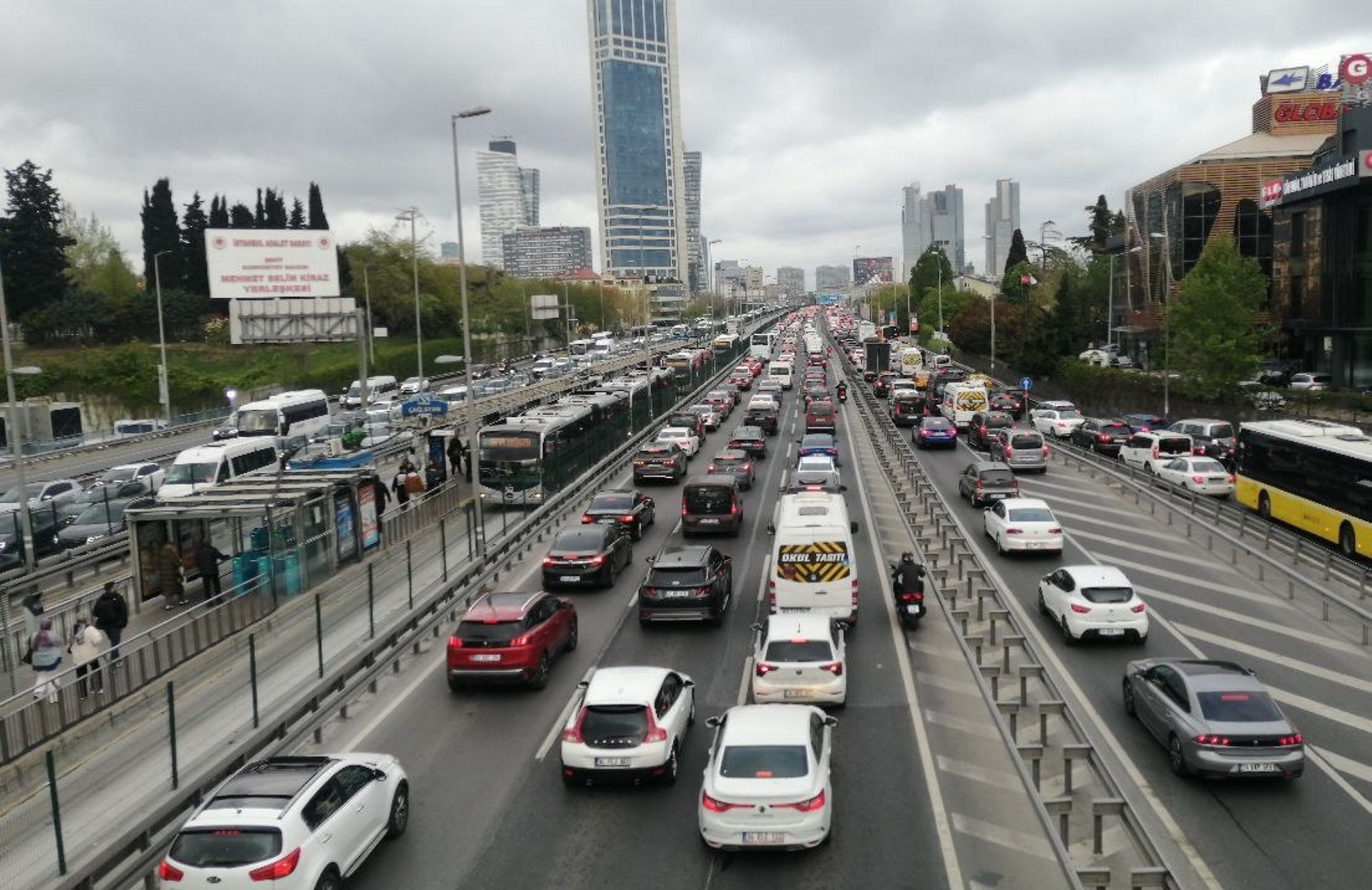 Istanbul traffic congestion costs economy $7B per year: Experts | Daily ...
