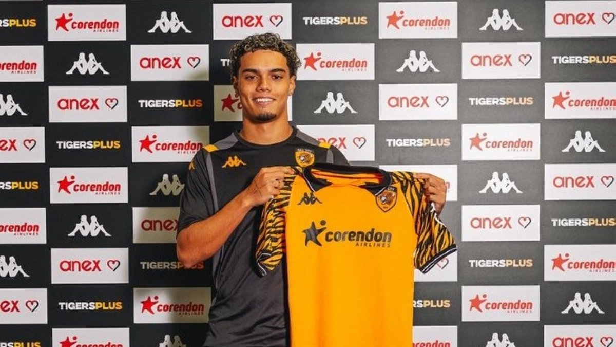 Ronaldinho's son Joao Mendes joins Hull City on 1-year deal | Daily Sabah