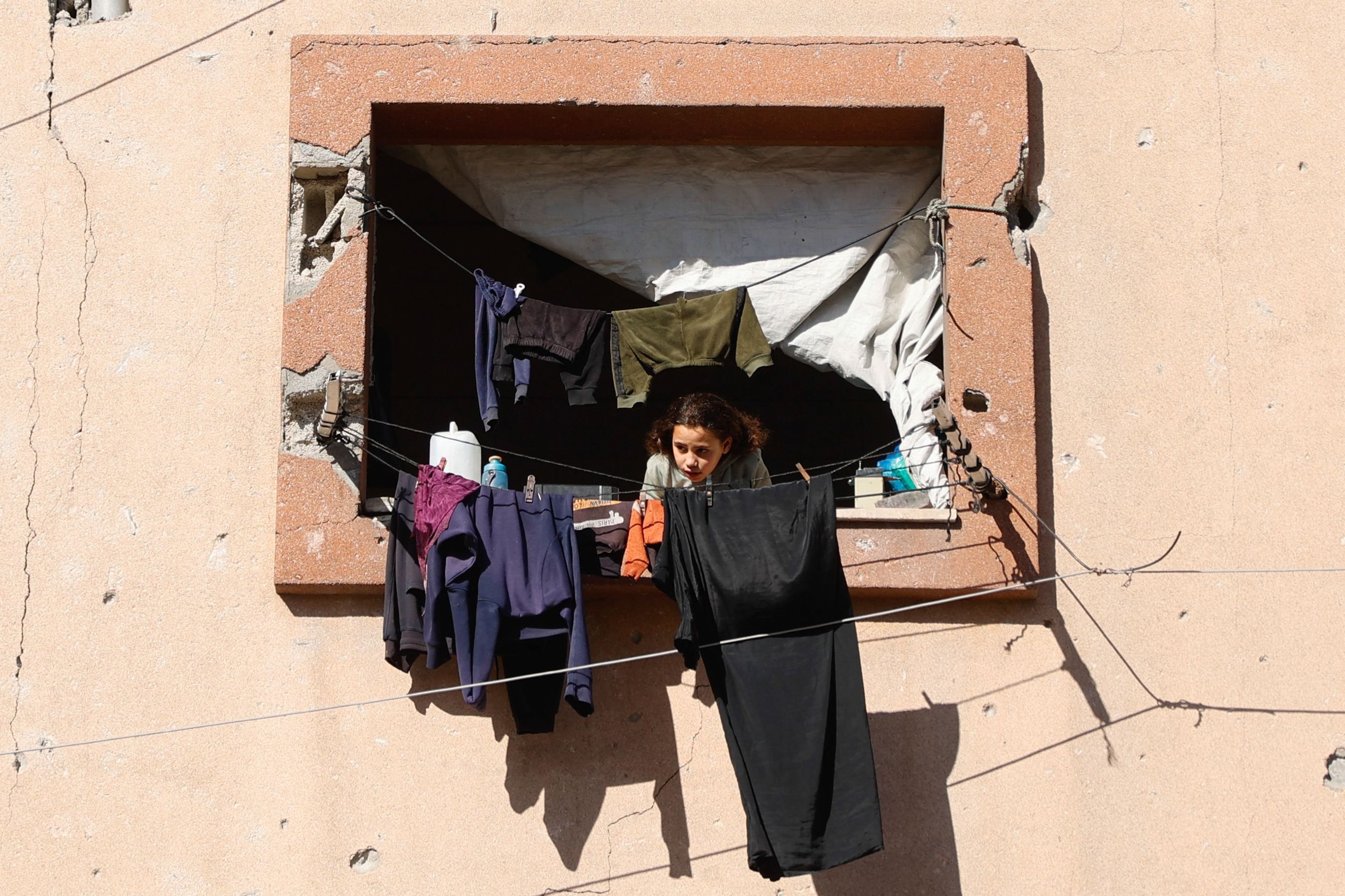 Israeli strike kills 3 as Hamas prepares to hand over Gaza reins ...