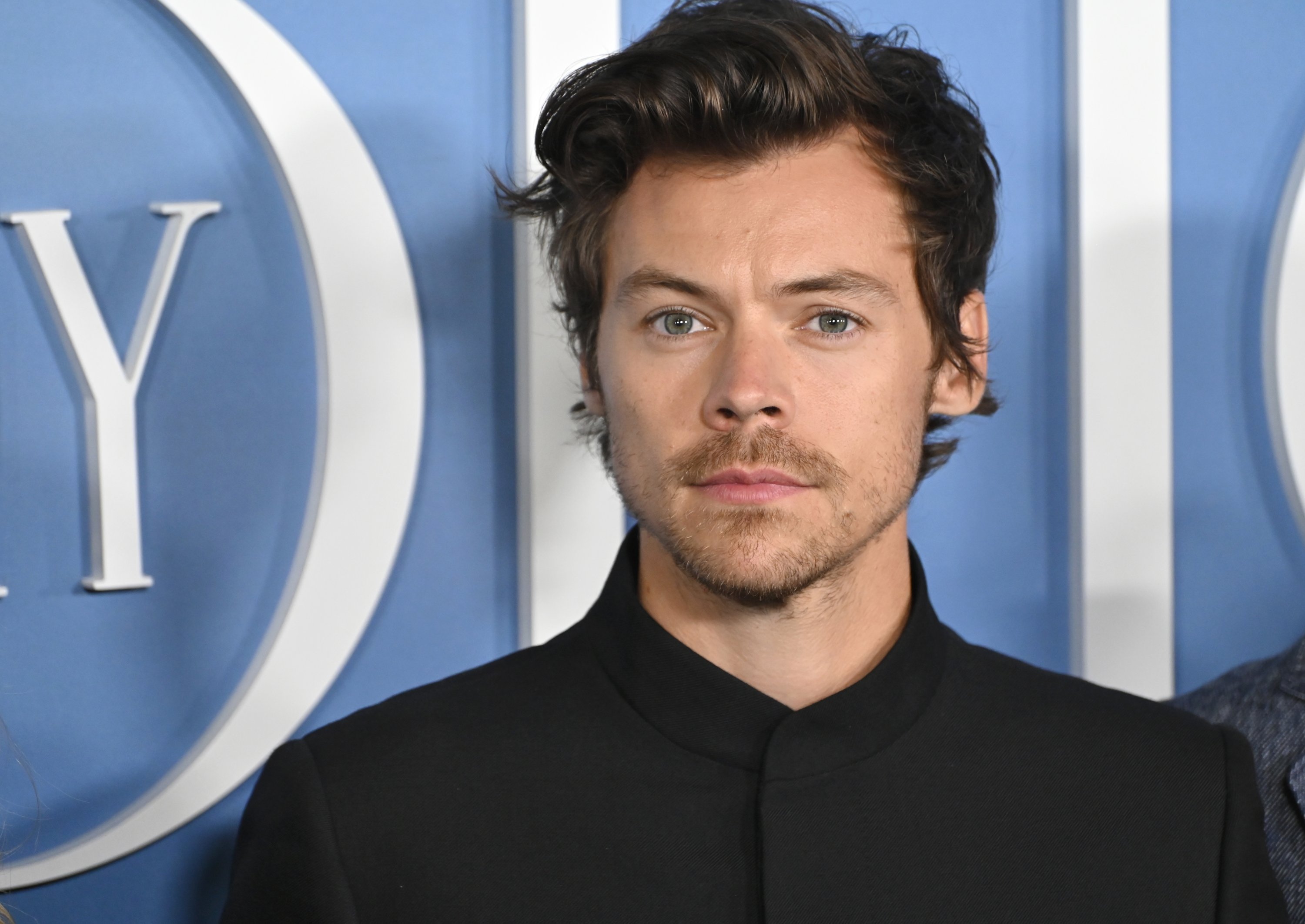 Harry Styles breaks silence with new album announcement | Daily Sabah