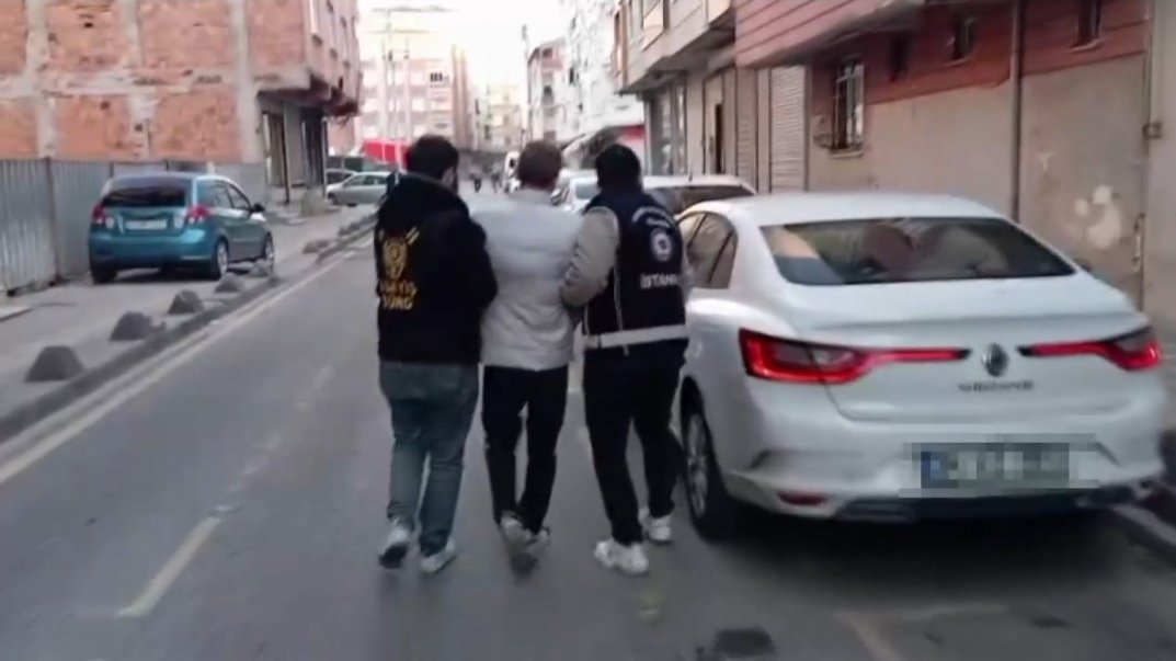 Istanbul police detain 31 suspects over fake residency permits | Daily ...