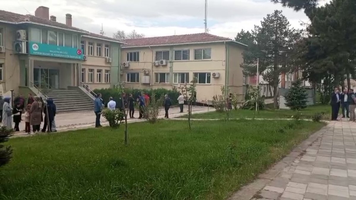 Türkiye’s Malatya rocked by 5.6 magnitude quake | Daily Sabah